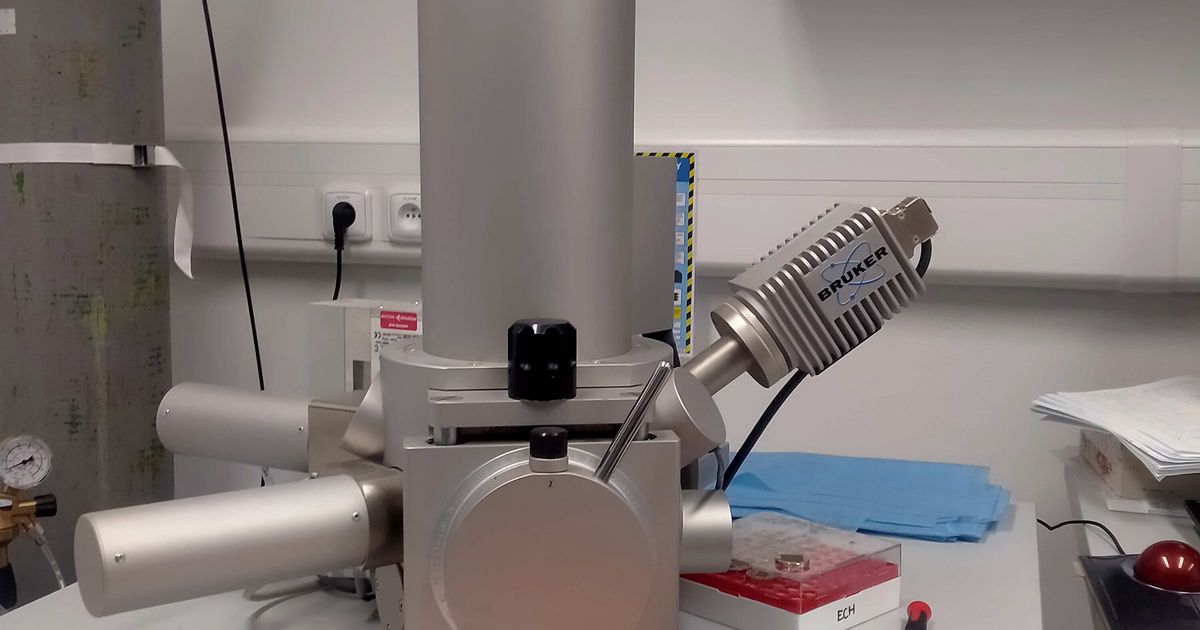 SEM sample holder - Stackable - with TUL Logo (Technical University of ...