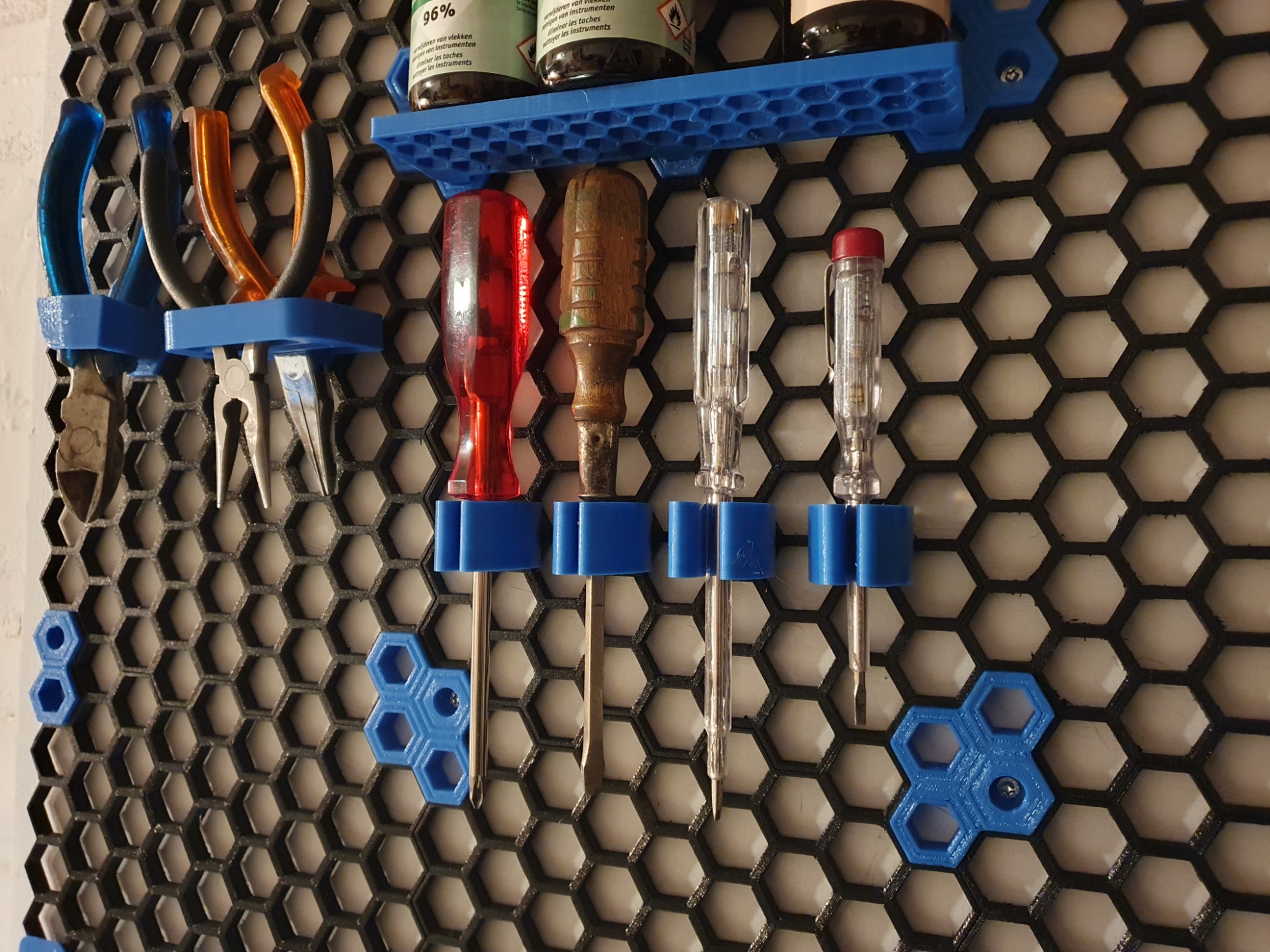 HSW honeycomb Screwdriver holder remix par Antoine | Téléchargez gratuitement un modèle STL ...