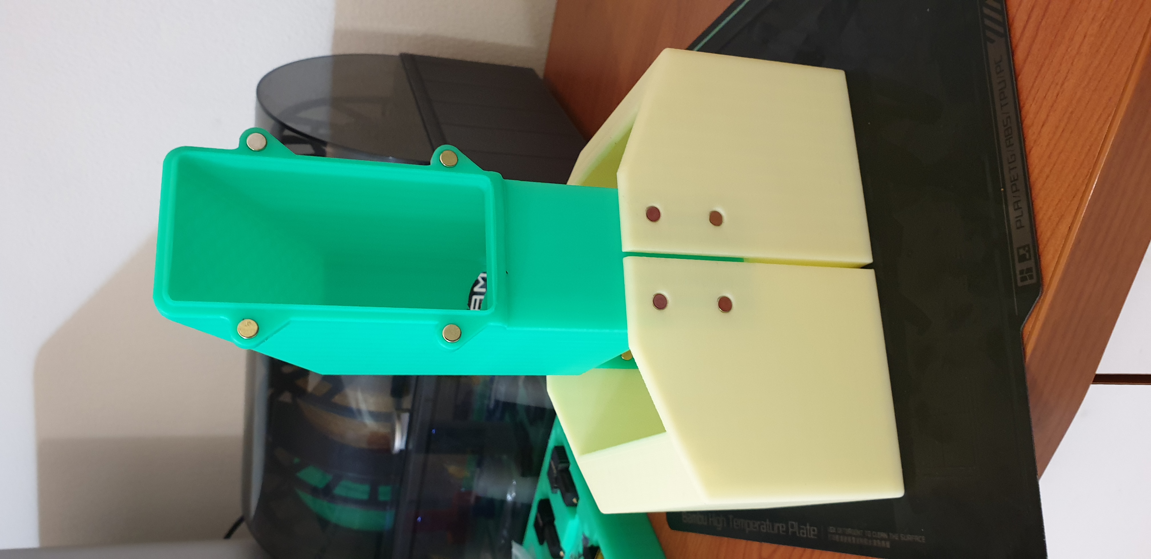 Bambu poop chute material divider(functional) by Danut Andres | Download free STL model ...