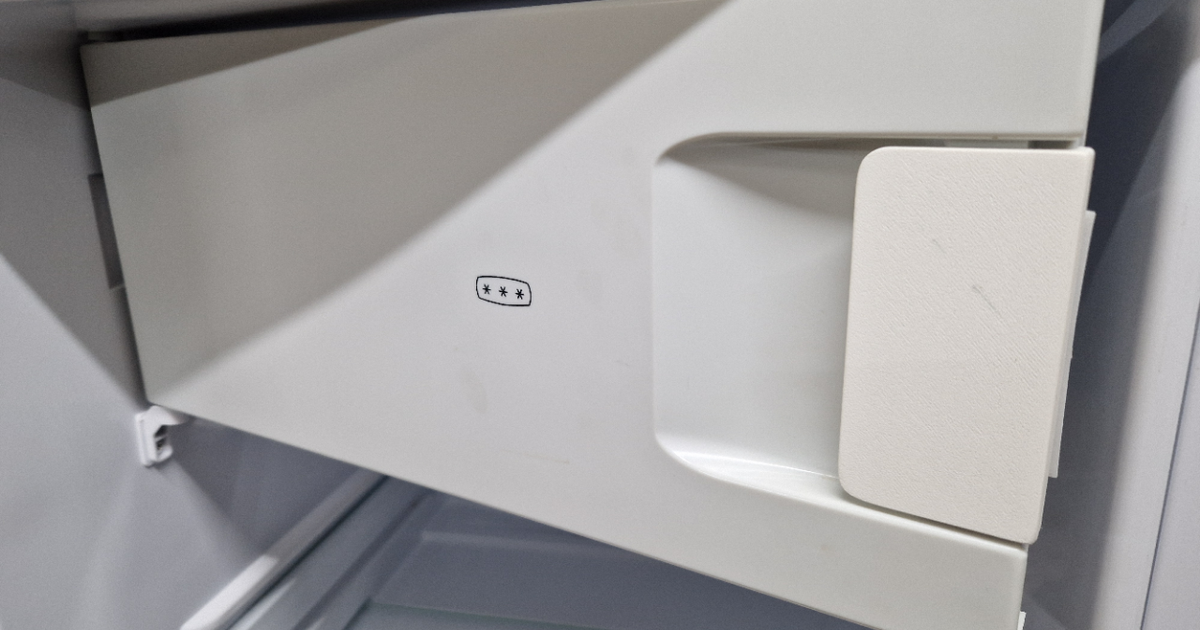 PKM KS82.3A Gefrierfach Griff by Deejay | Download free STL model ...