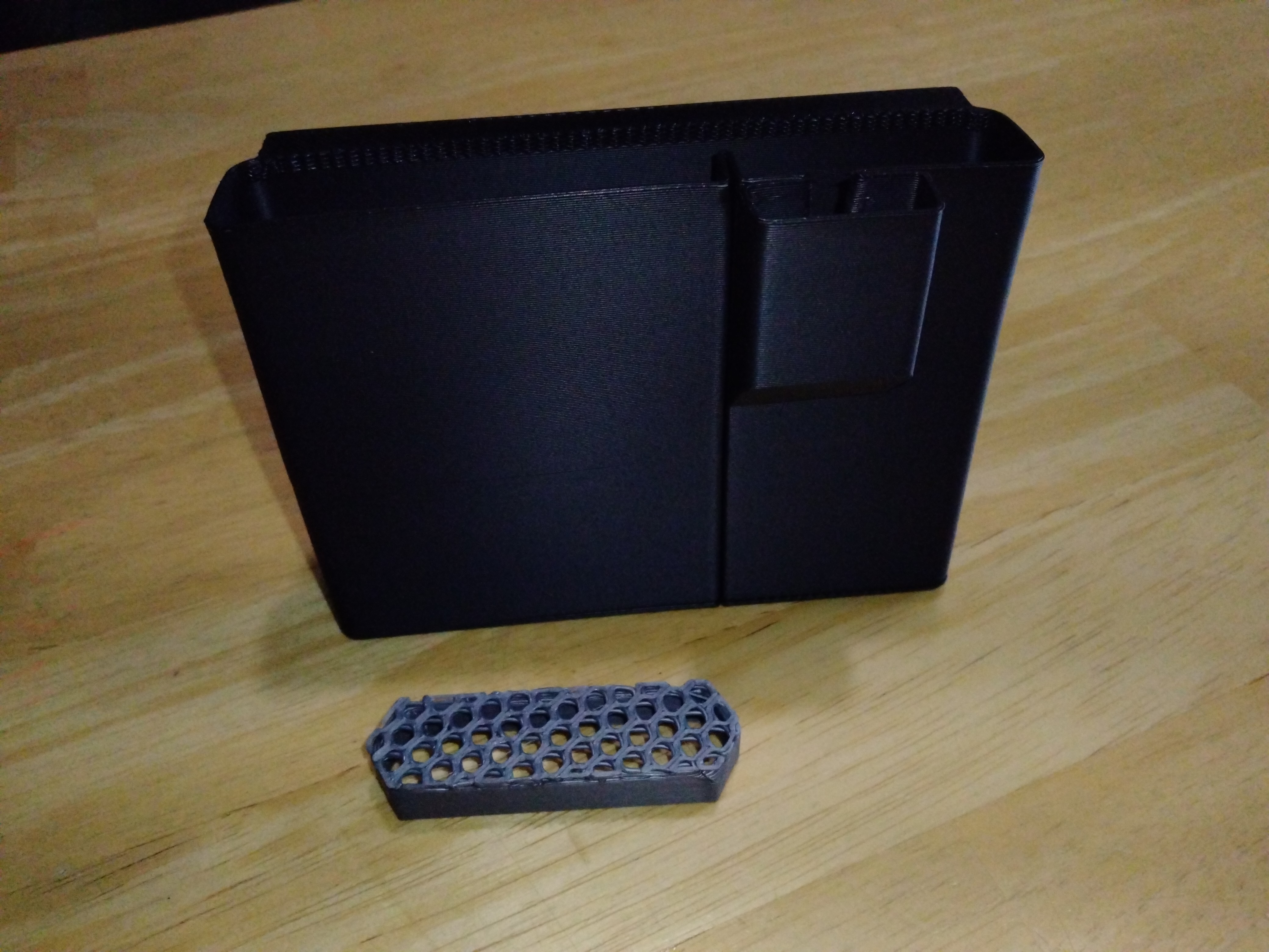 Hangable Bin for Crayons & Stuff by Jérémy Reeder | Download free STL ...