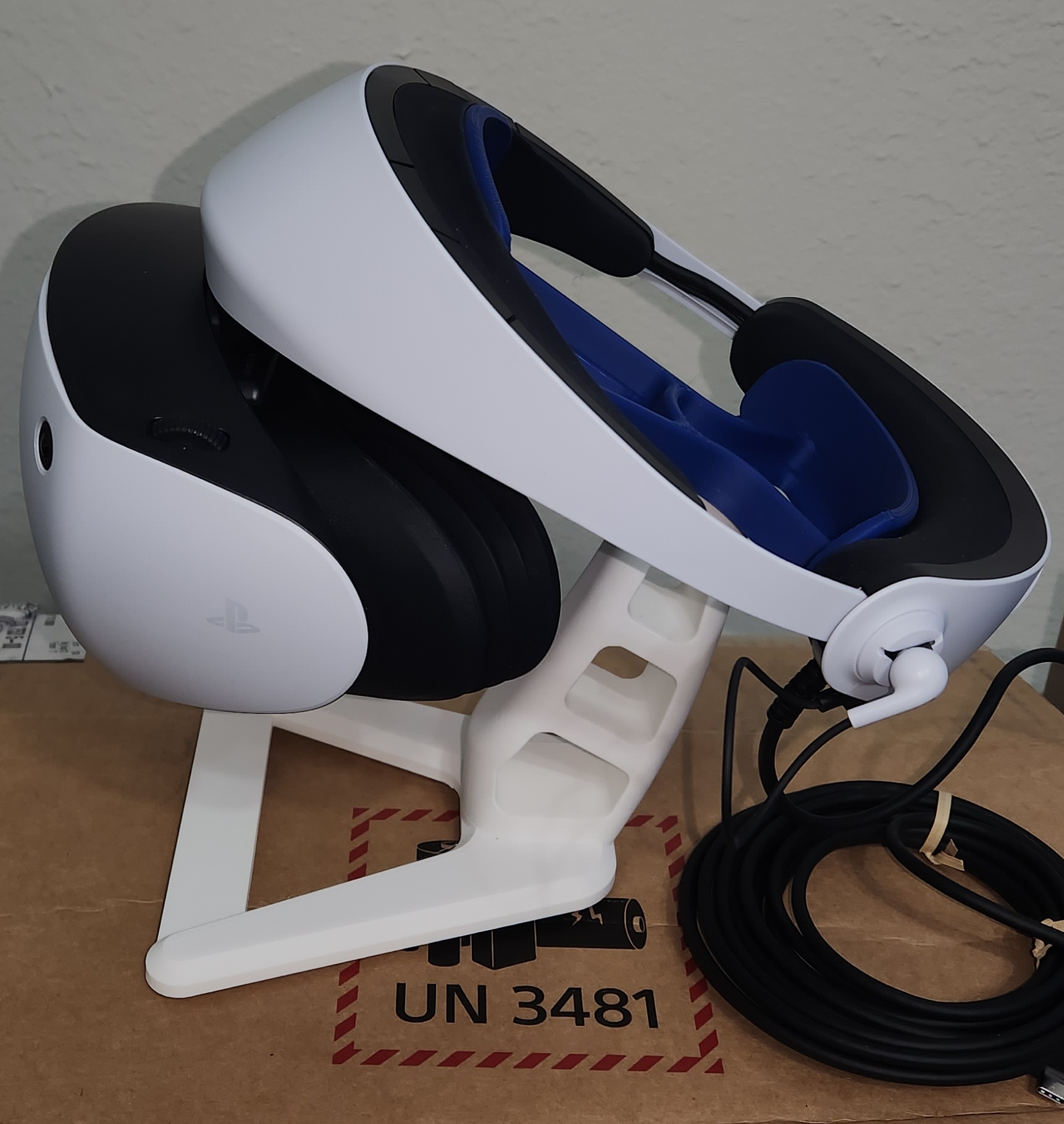 Playstation VR2 (PSVR2) Headset Stand (updated Mar 4) by psybertech ...