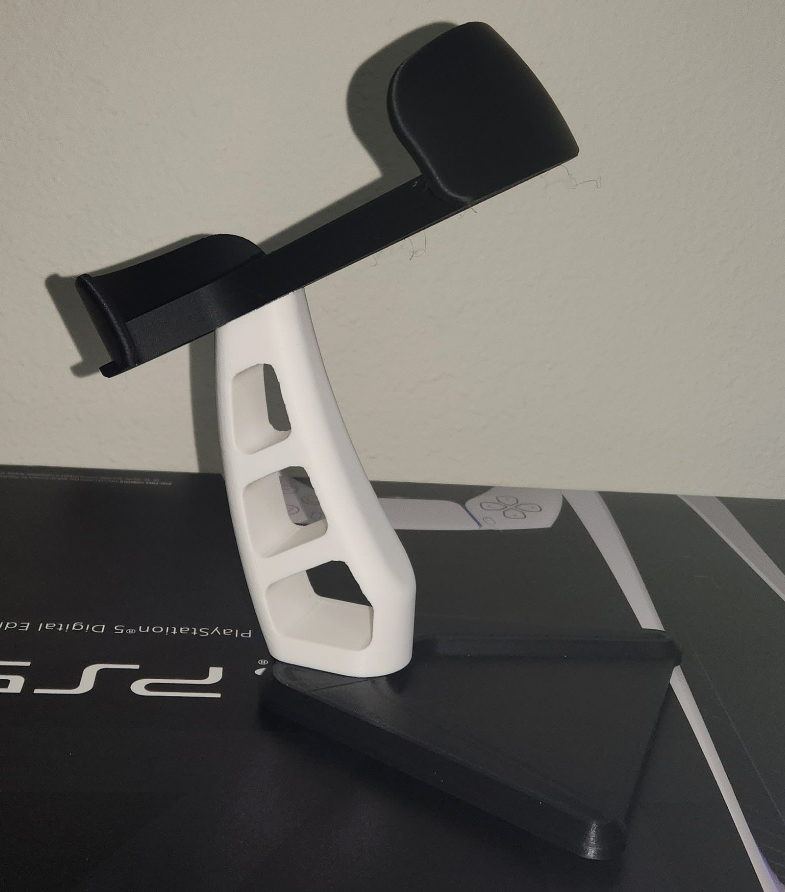 Playstation VR2 (PSVR2) Headset Stand (updated Mar 4) by psybertech ...