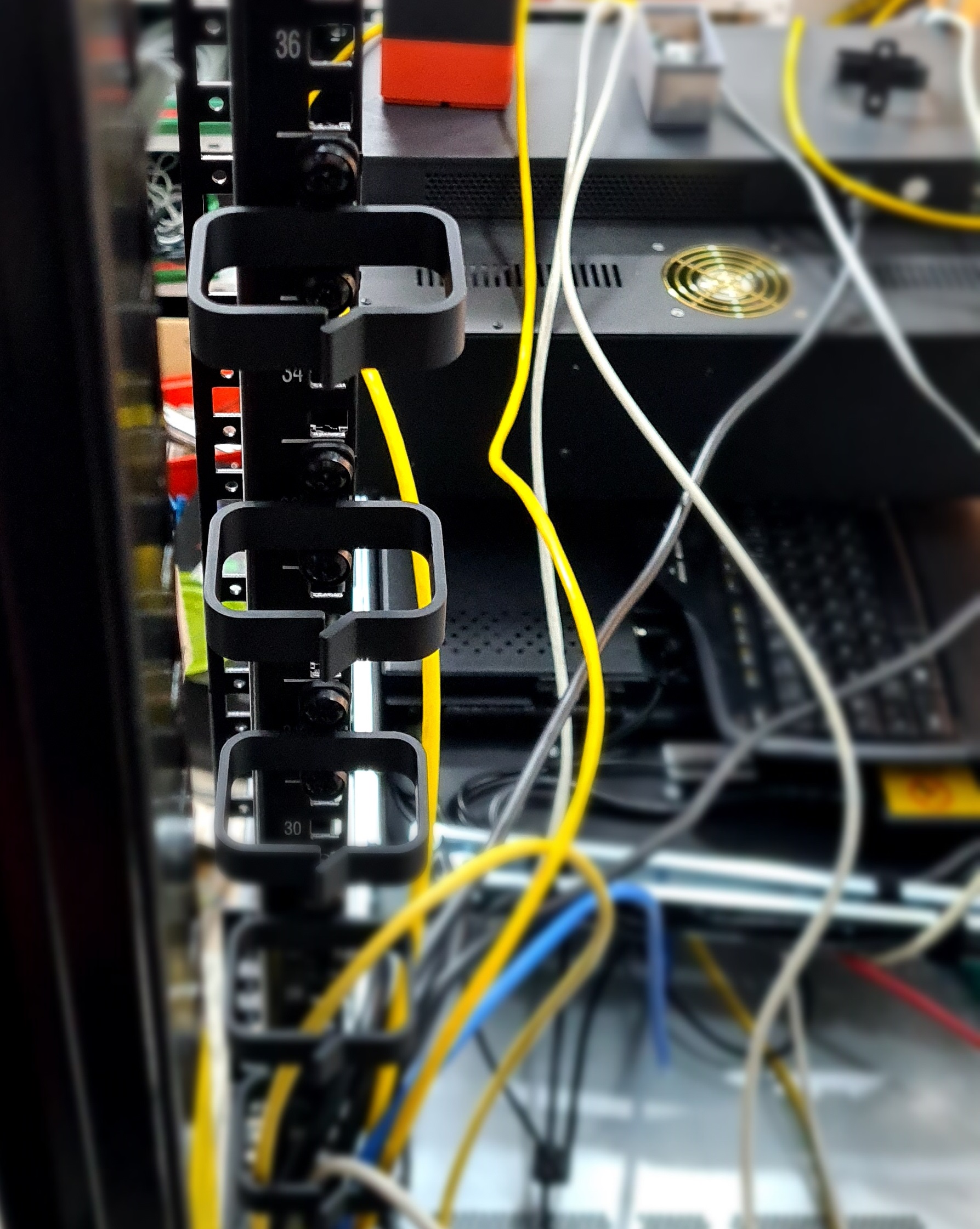 Cable-Manager for 19" System by Tobi Höher | Download free STL model ...
