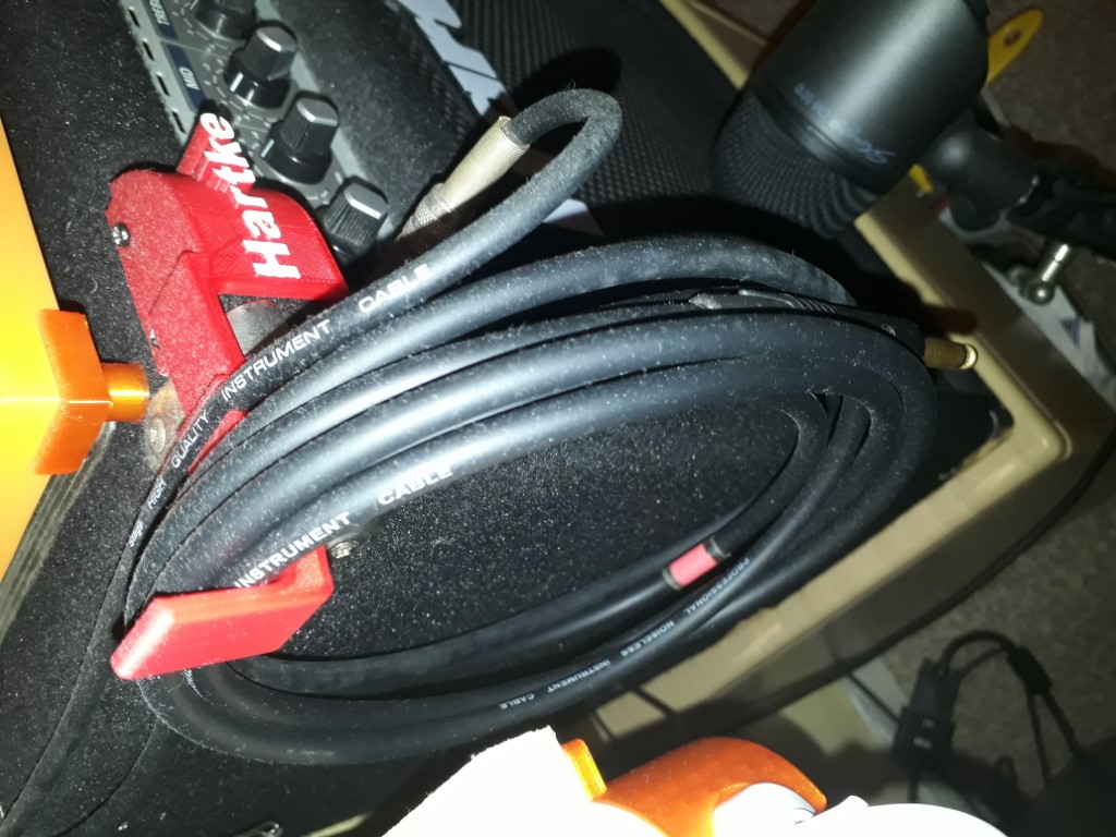 HARTKE A35 cable holder by Charly BEGOOD | Download free STL model ...