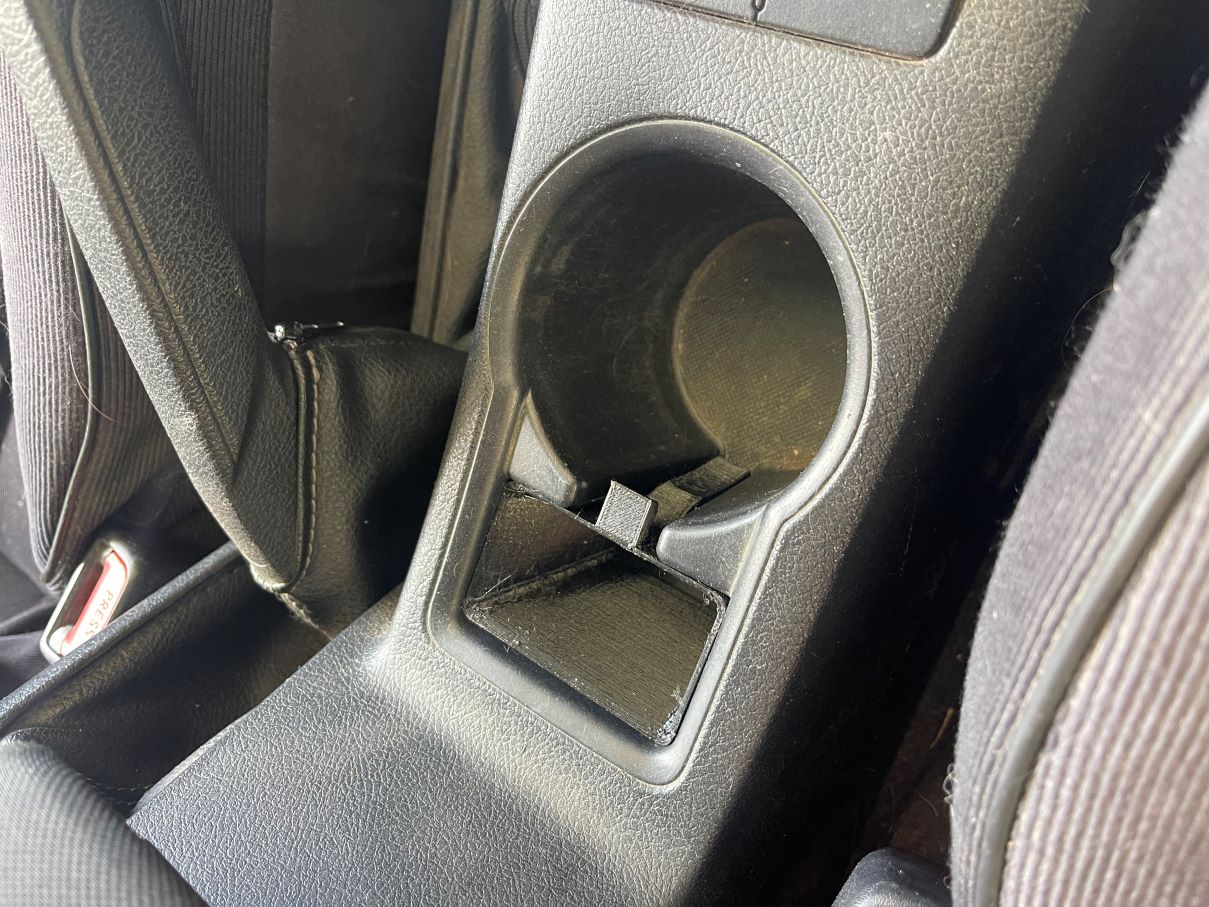 Coin holder for a Toyota Hilux by Ivancho | Download free STL model ...