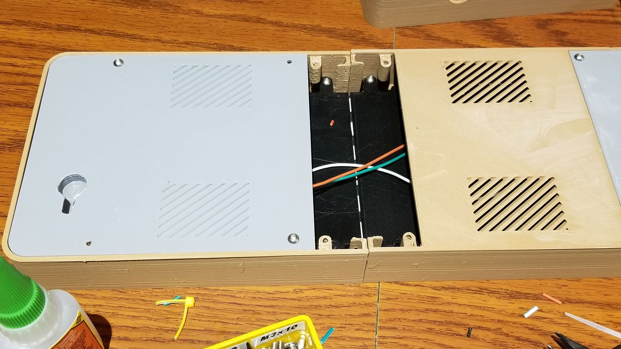 Grid Clock v2 REMIX - Fully Enclosed Version with Adrunio Nano or ...