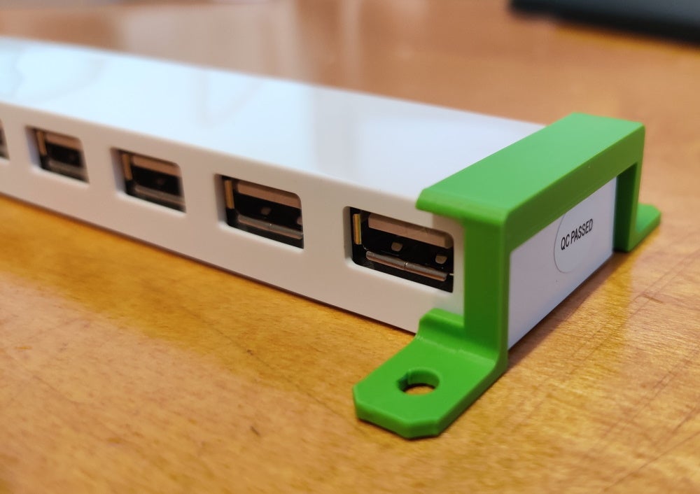 AmazonBasics Slim High-Speed 10 Port USB 3.0 Hub Wall Mounts by RT3D ...