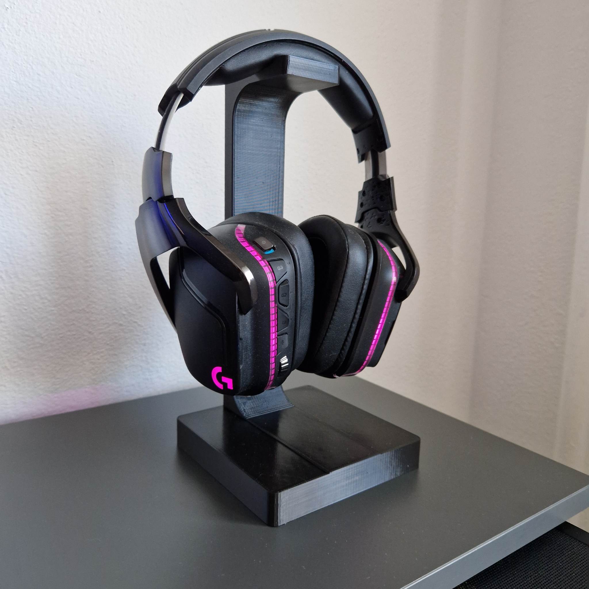 Premium Headset Stand by Michal Valíček | Download free STL model ...