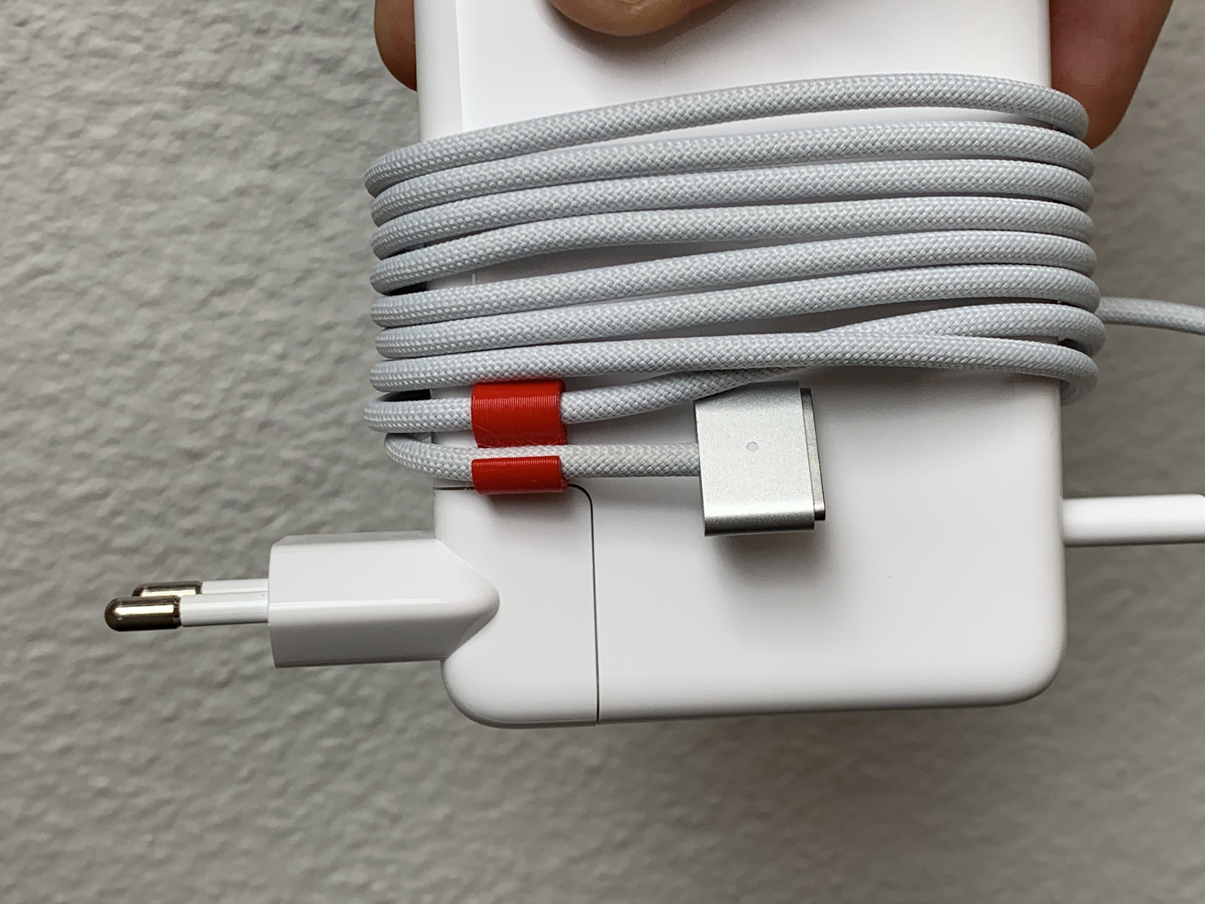Macbook Magsafe Cable Clip by dodasch | Download free STL model ...