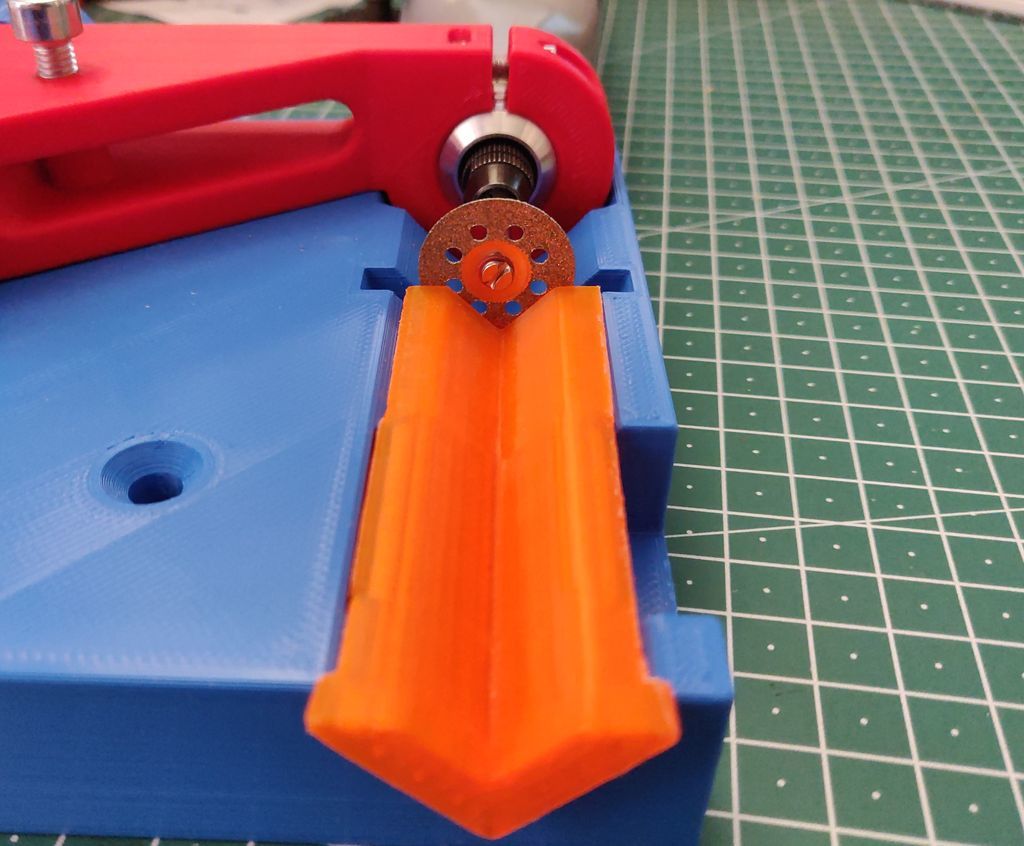Tube and Rod Cutter for ProXXon IBS / E by SpamBouncer | Download free ...