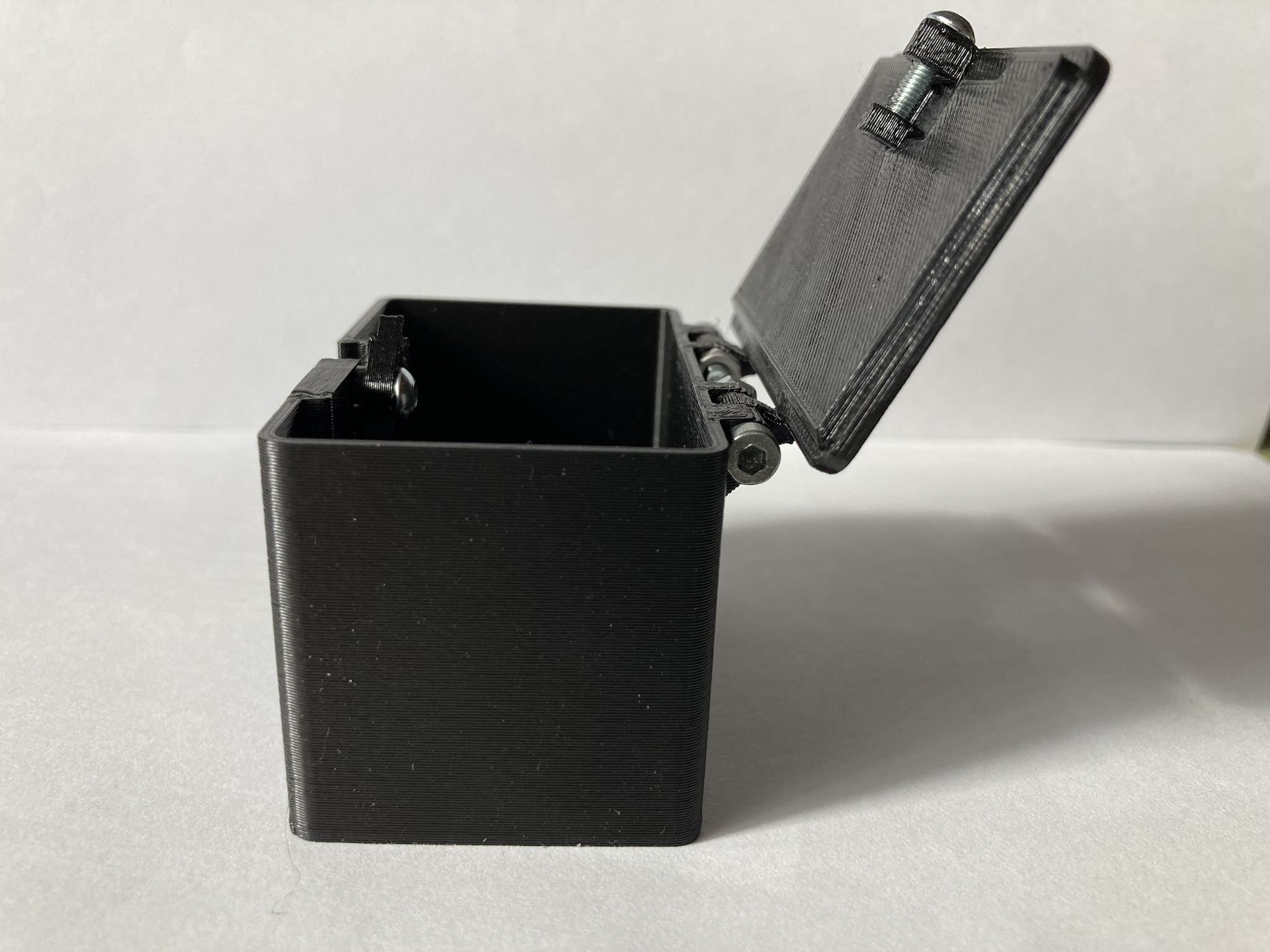 Box with latch lock mechanism by Adam | Download free STL model ...