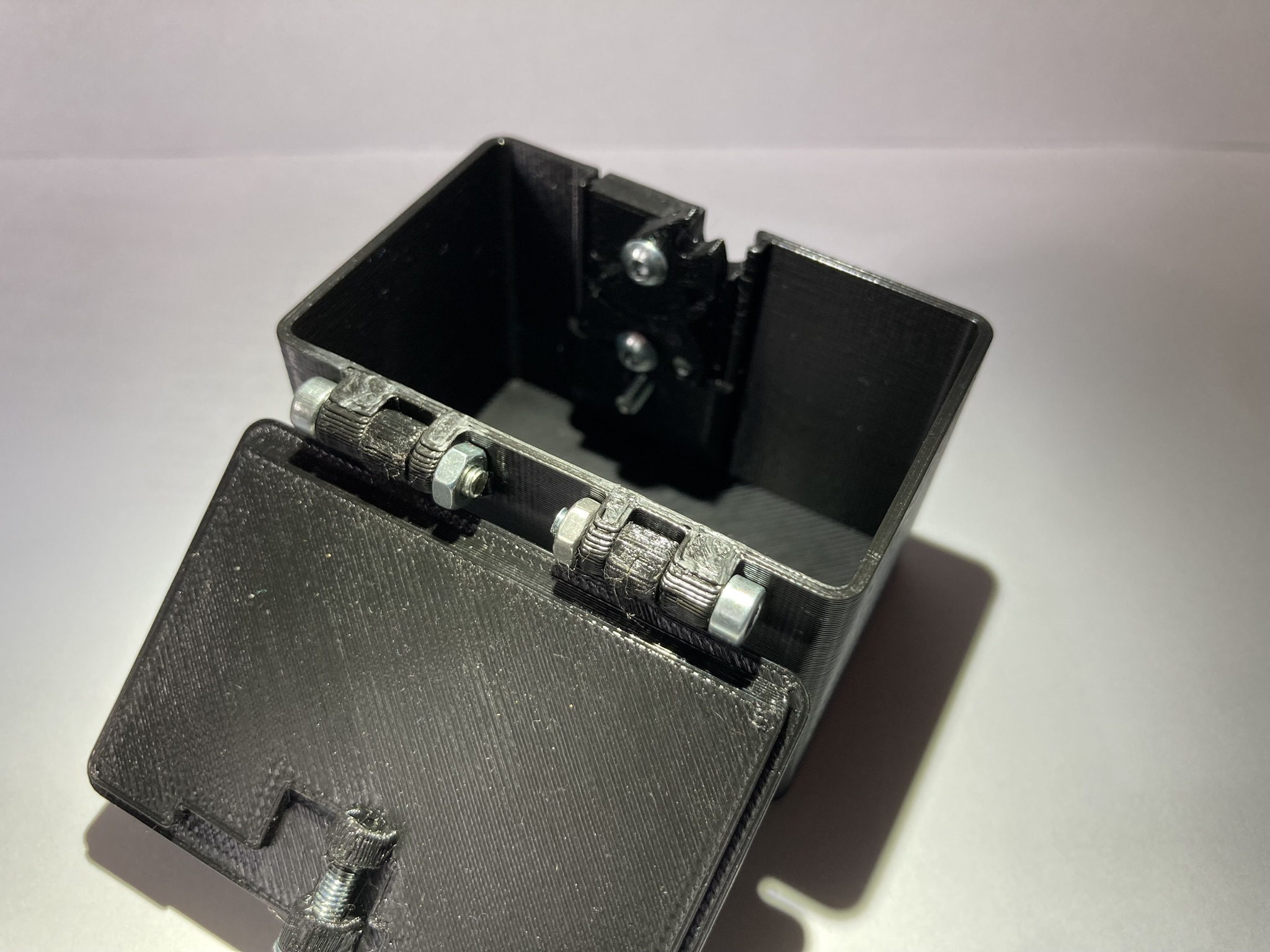 Box with latch lock mechanism by Adam | Download free STL model ...