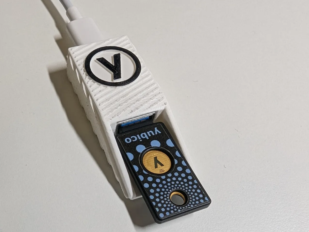 Yubikey USB Desk Extender by byteflux | Download free STL model ...