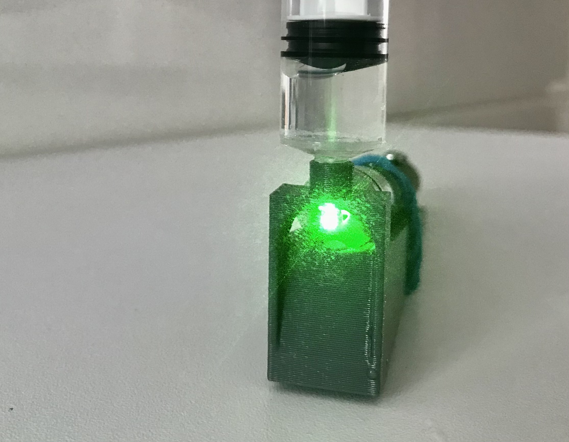 Laser projection microscope holder / Soporte para microscopio de proyección láser by J. Angel ...