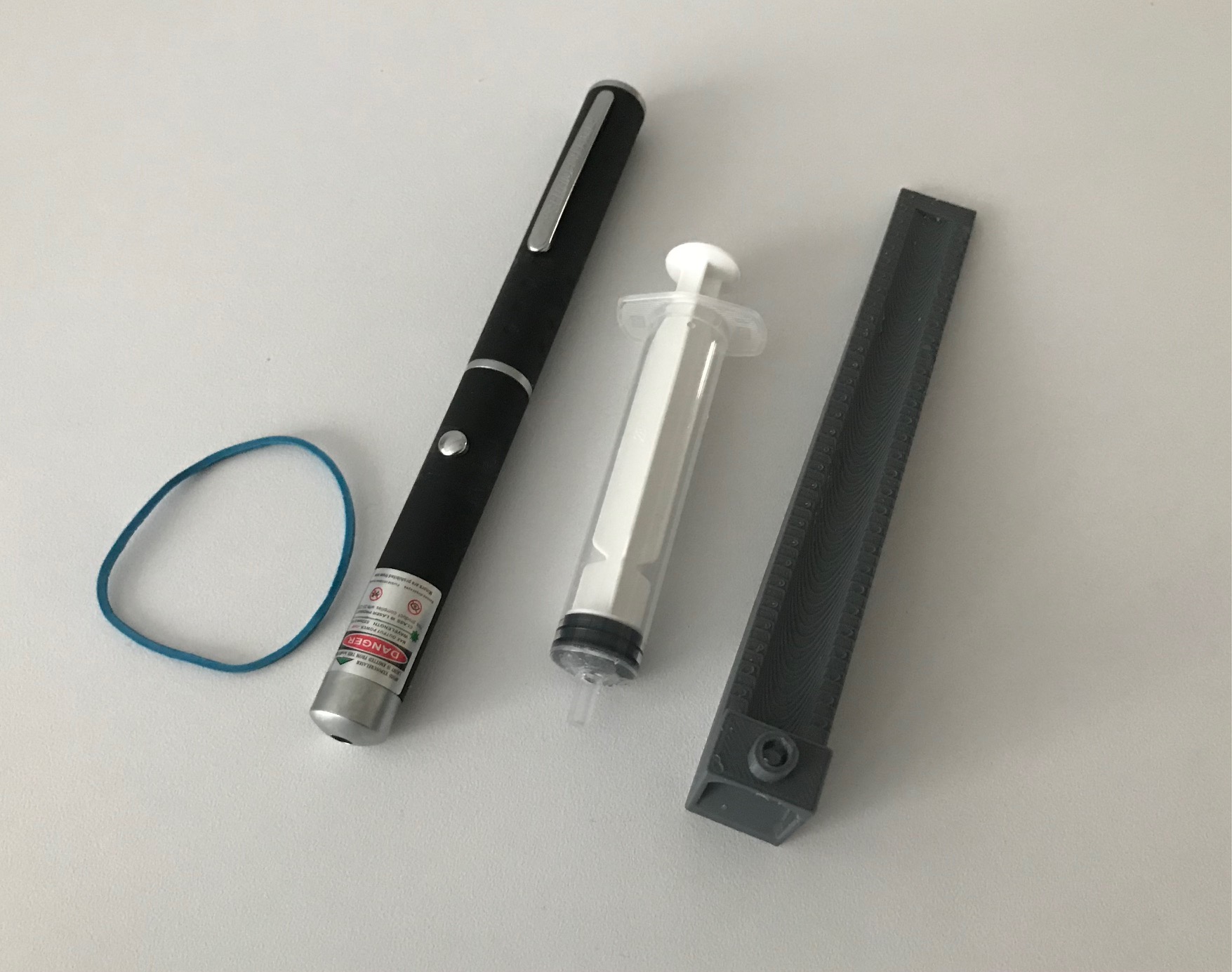 Laser projection microscope holder / Soporte para microscopio de proyección láser by J. Angel ...