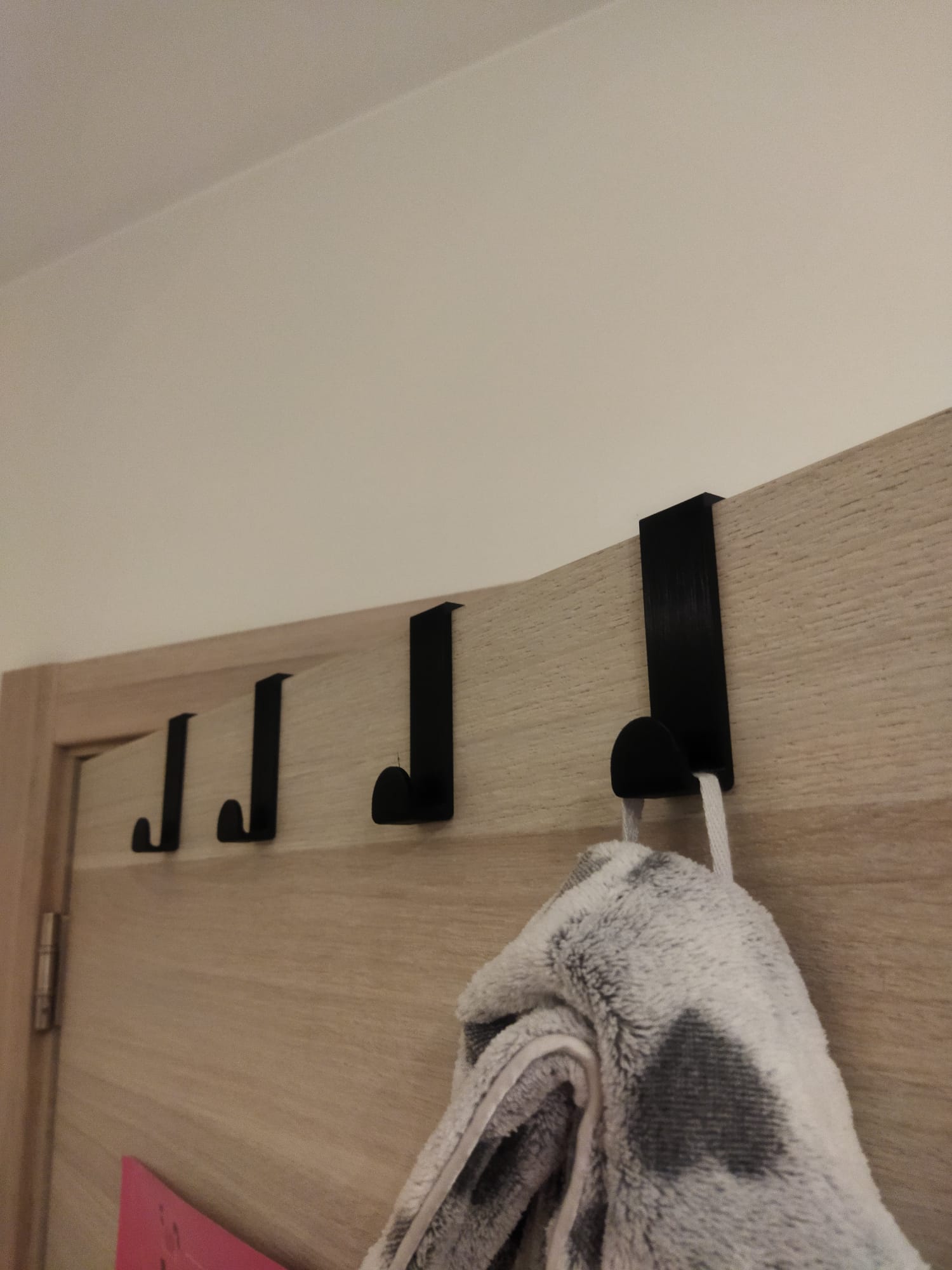 Simple Door Hook / Hanger - 39mm Door by ap.engineering | Download free STL model | Printables.com