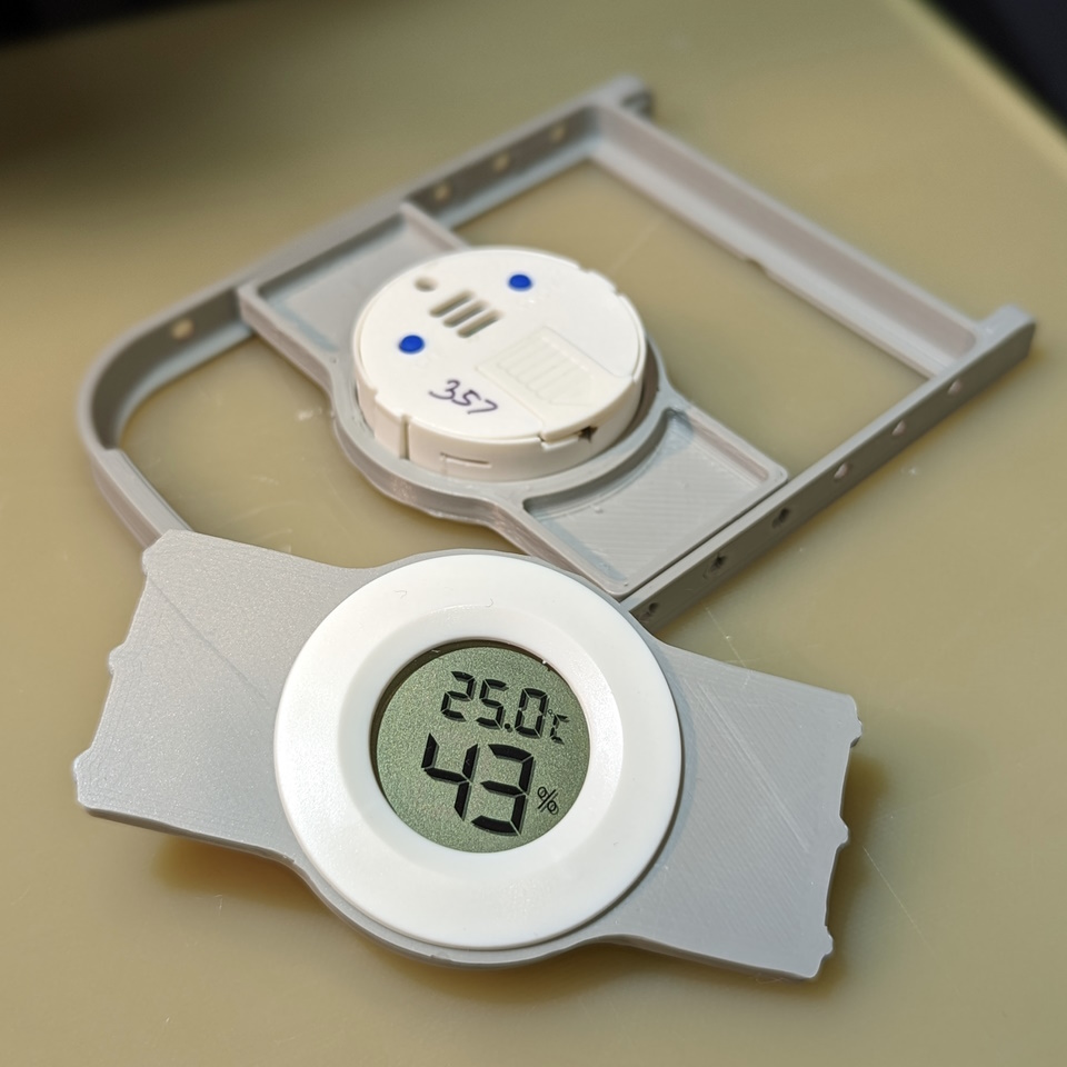 Universal Spool Container Hydrometer Mount by CAD_Dude | Download free ...