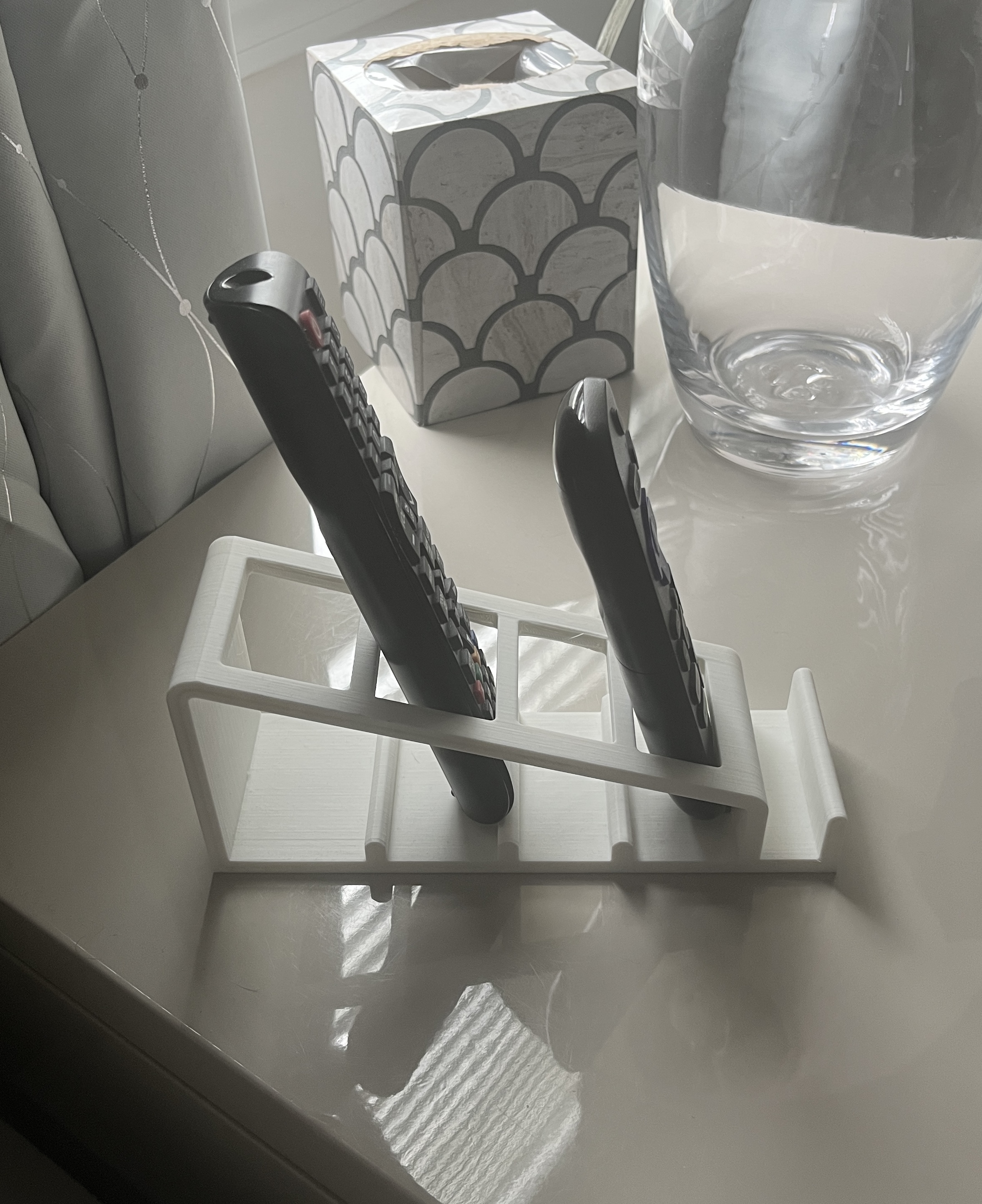 4 TV Remote/Clicker Holder and Phone Stand par dmacnulty | Téléchargez ...