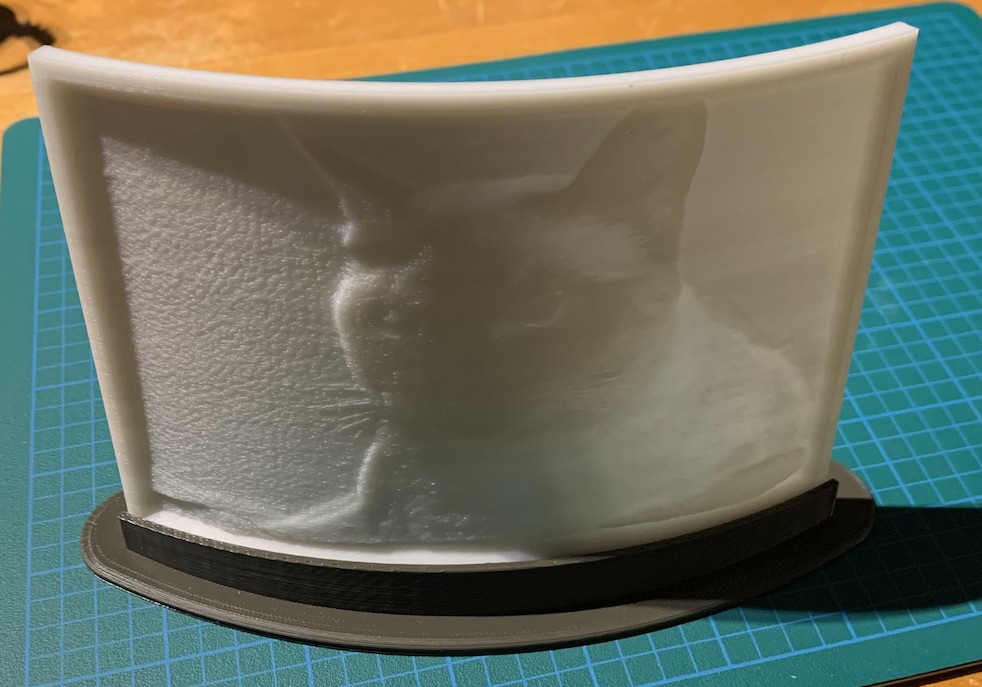 Curved Lithophane Stand (140mm) by Dark Squirrel Designs | Download ...