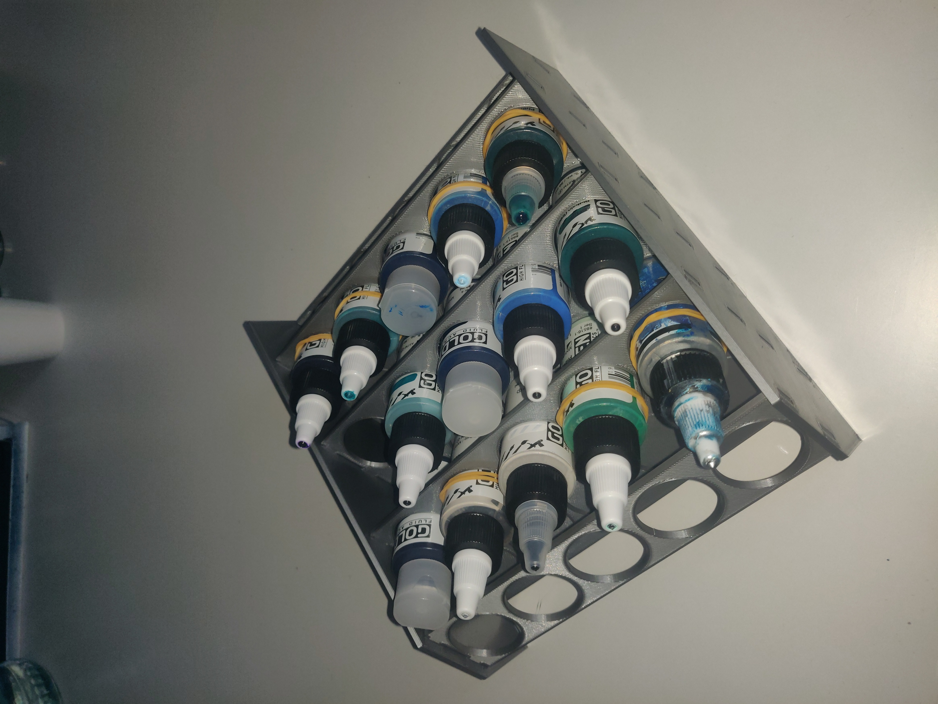 Paint display for bottles 30mm diameter by Ronnster | Download free STL ...