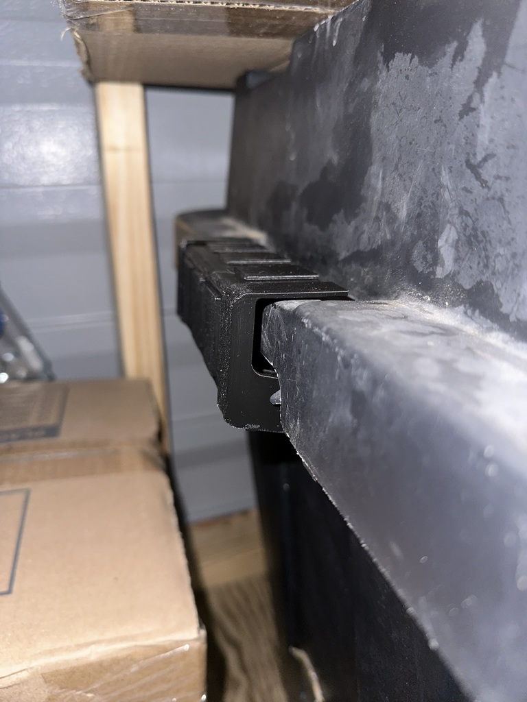Lid Handle Latch for Large Storage Tote by Abomb | Download free STL ...
