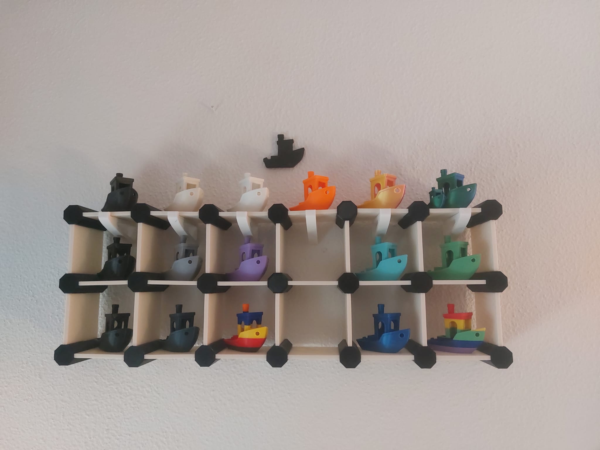 Benchy Display shelf wall mounting hook by Jerr_074 | Download free STL ...