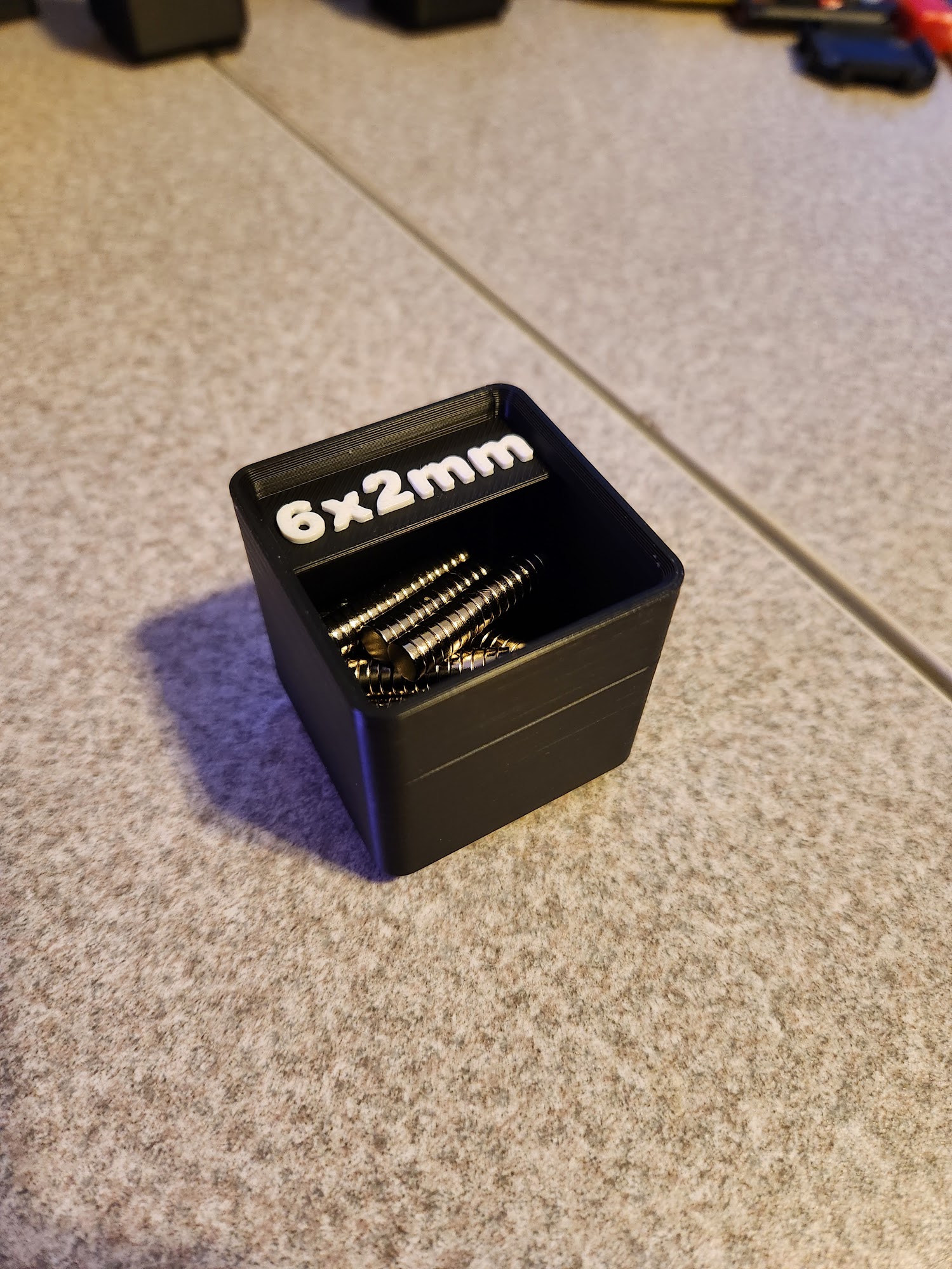 Gridfinity 1x1x1 Magnet Gluing Trio by Carl Belcher | Download free STL ...