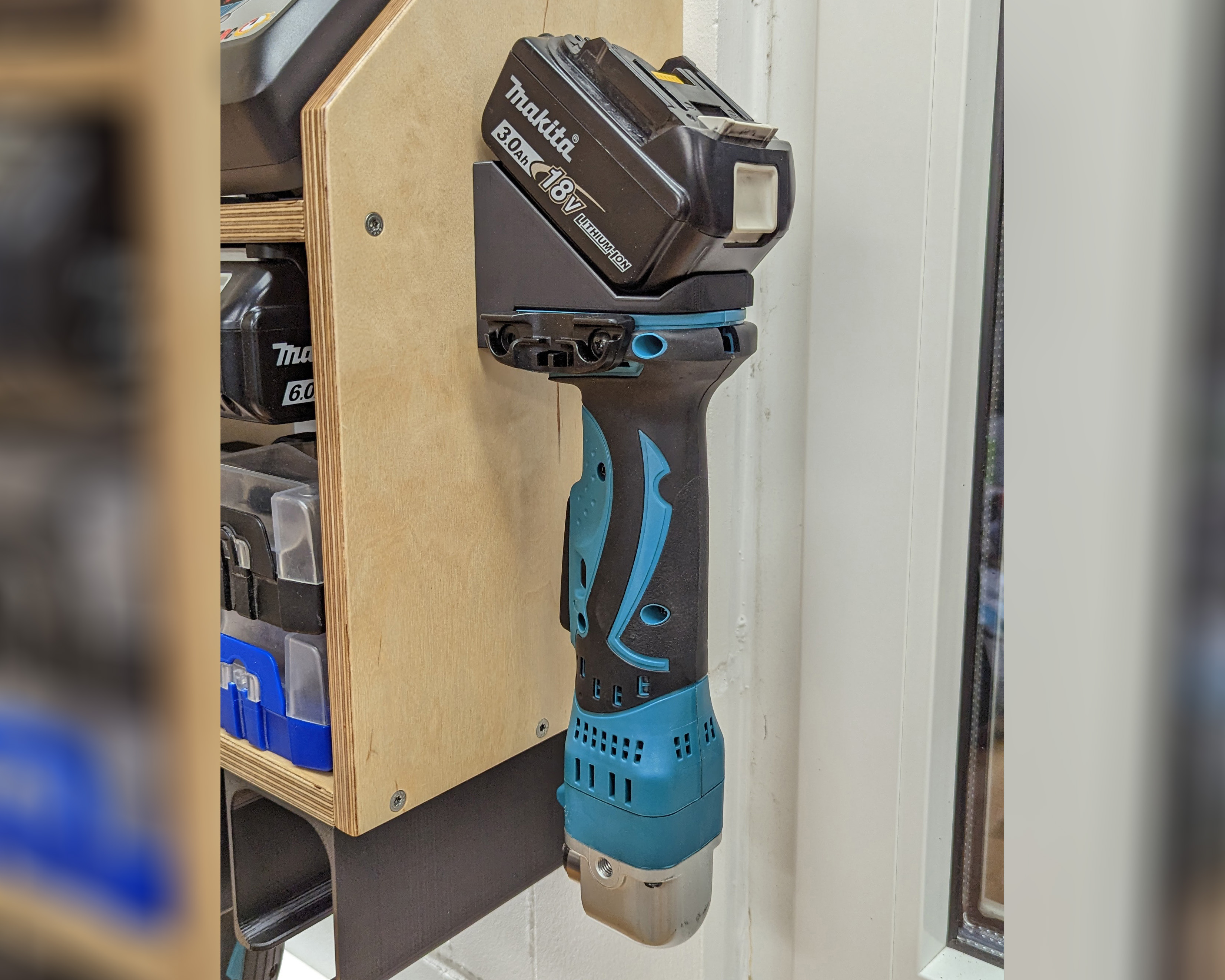 Top-Down Holder for Makita 18V Power-Tools by kerngebiet | Download ...