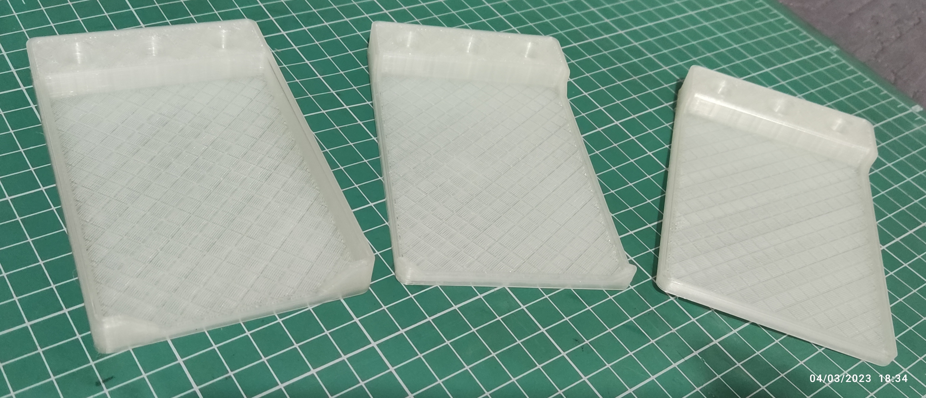 Paper Block Support with Pen Holder by Fábio Gil | Download free STL ...