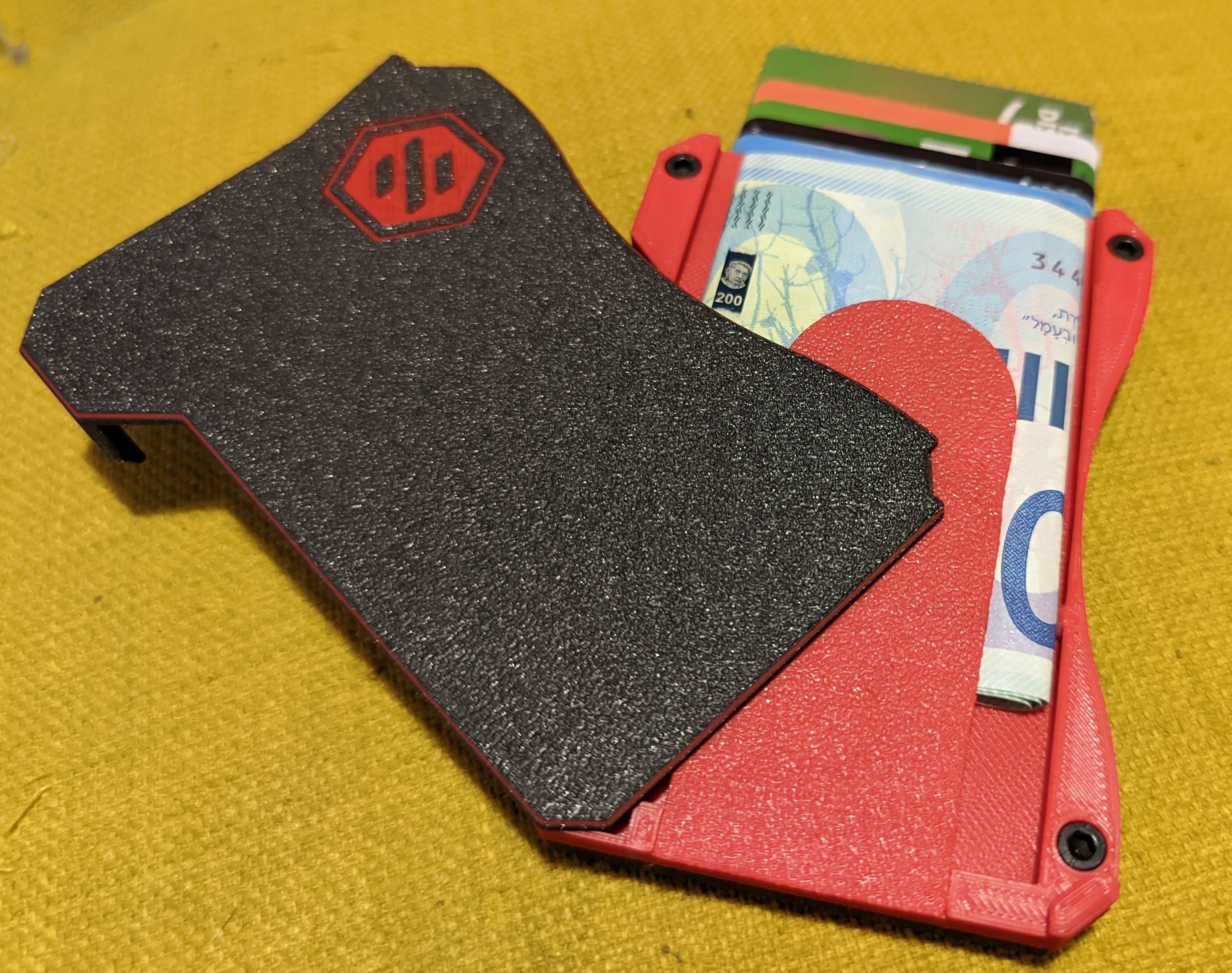 3D Printed "Smart" Wallet (Updated for M3 Bolts) by GLeZz | Download ...