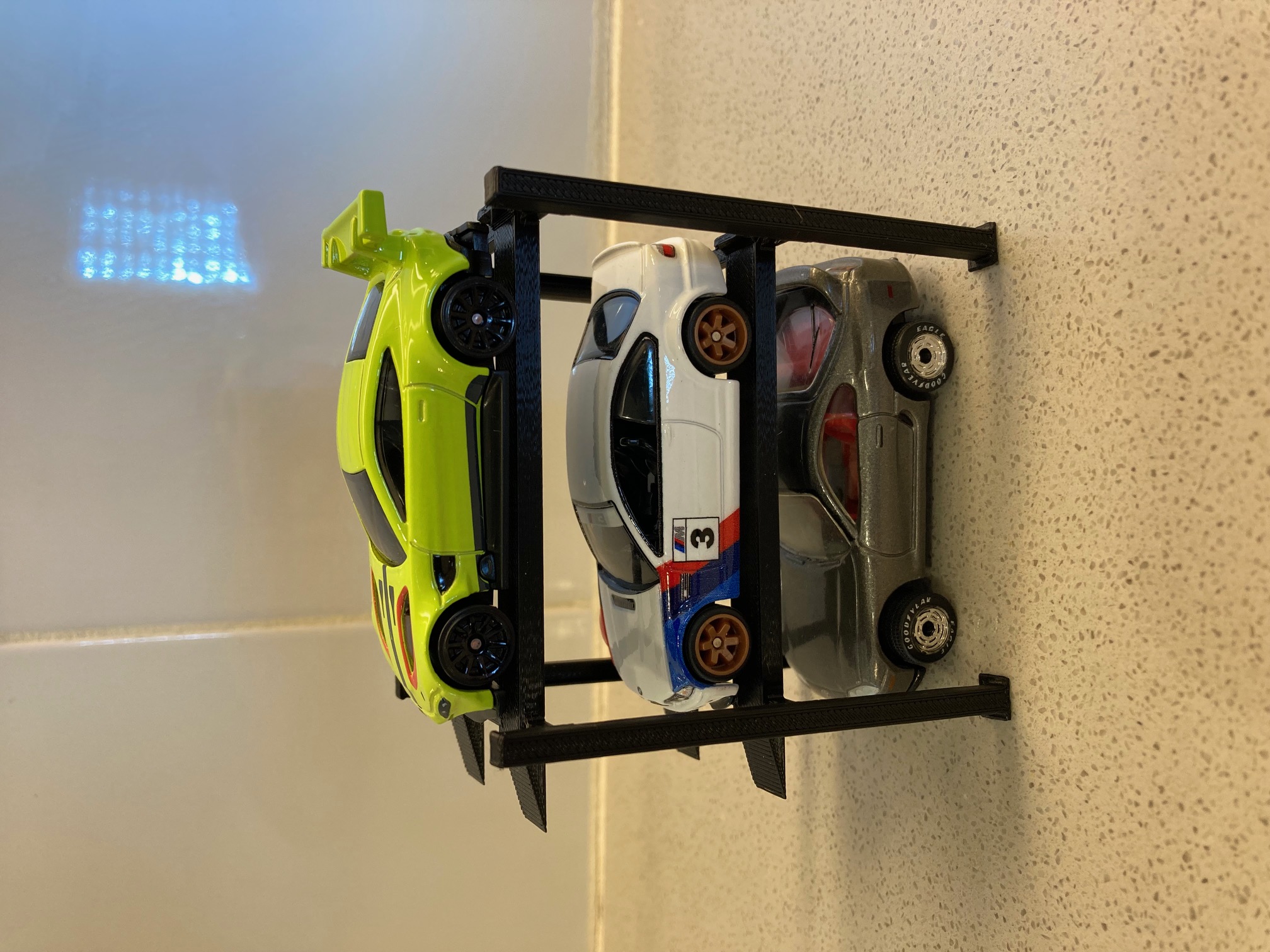 Hot Wheels Diecast 1:64 Scale 4-Post Car Lift Display (No glue) by ...