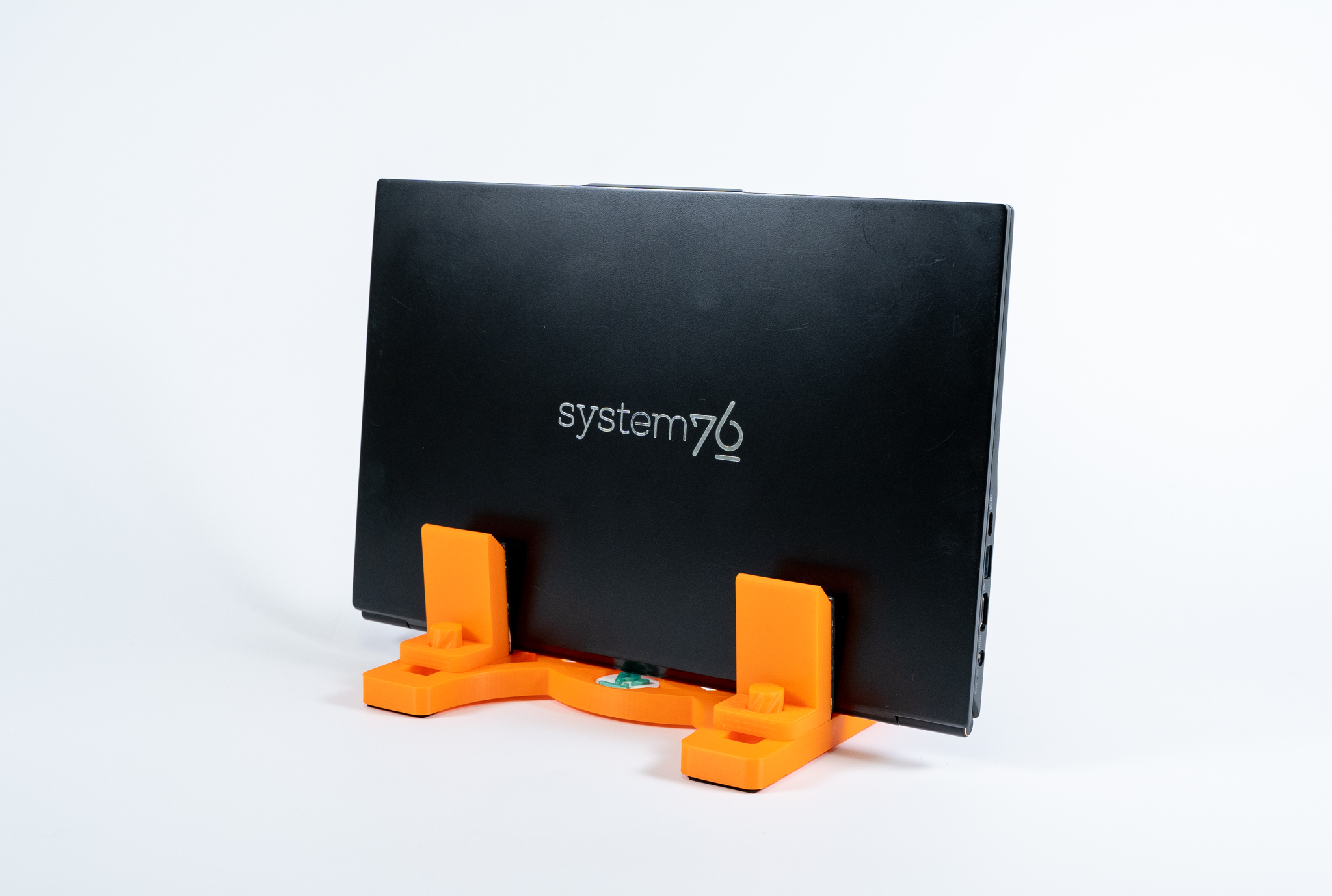 Customizable vertical laptop stand by System76 | Download free STL ...