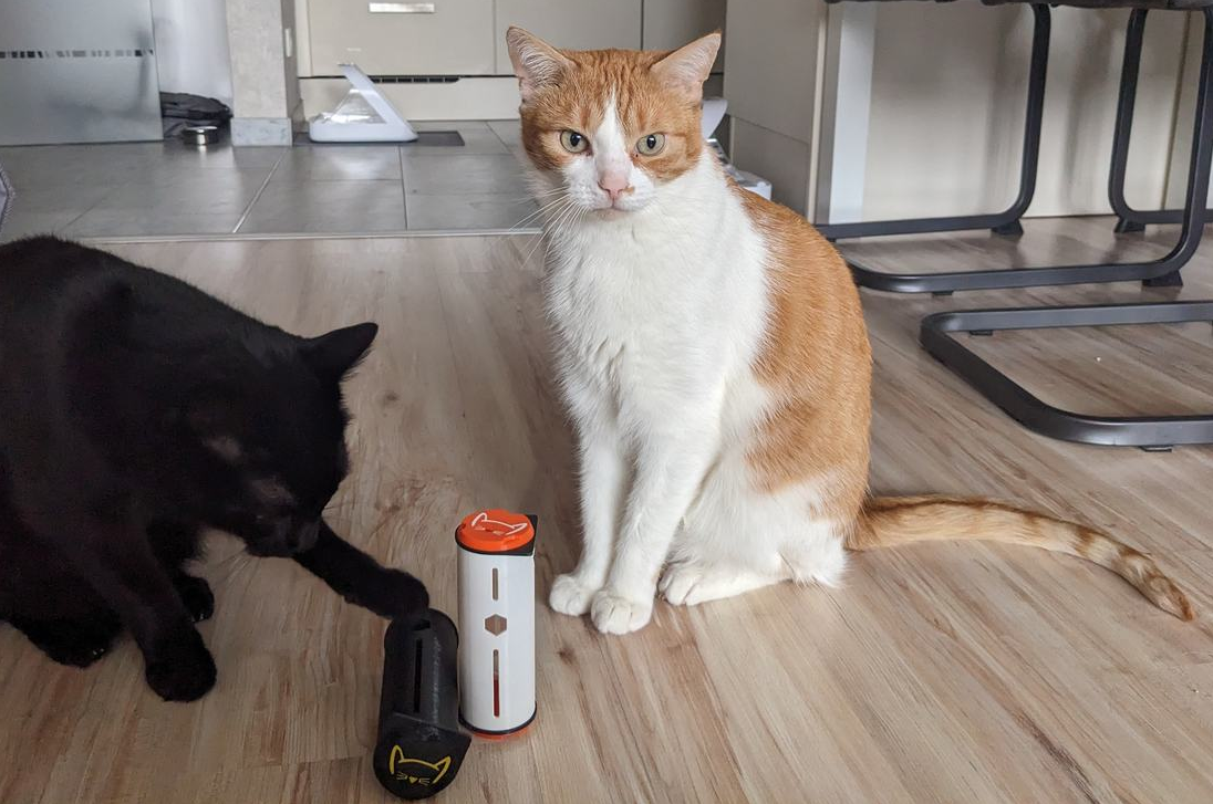 Cat treat fumble roll toy by DCS21 | Download free STL model ...