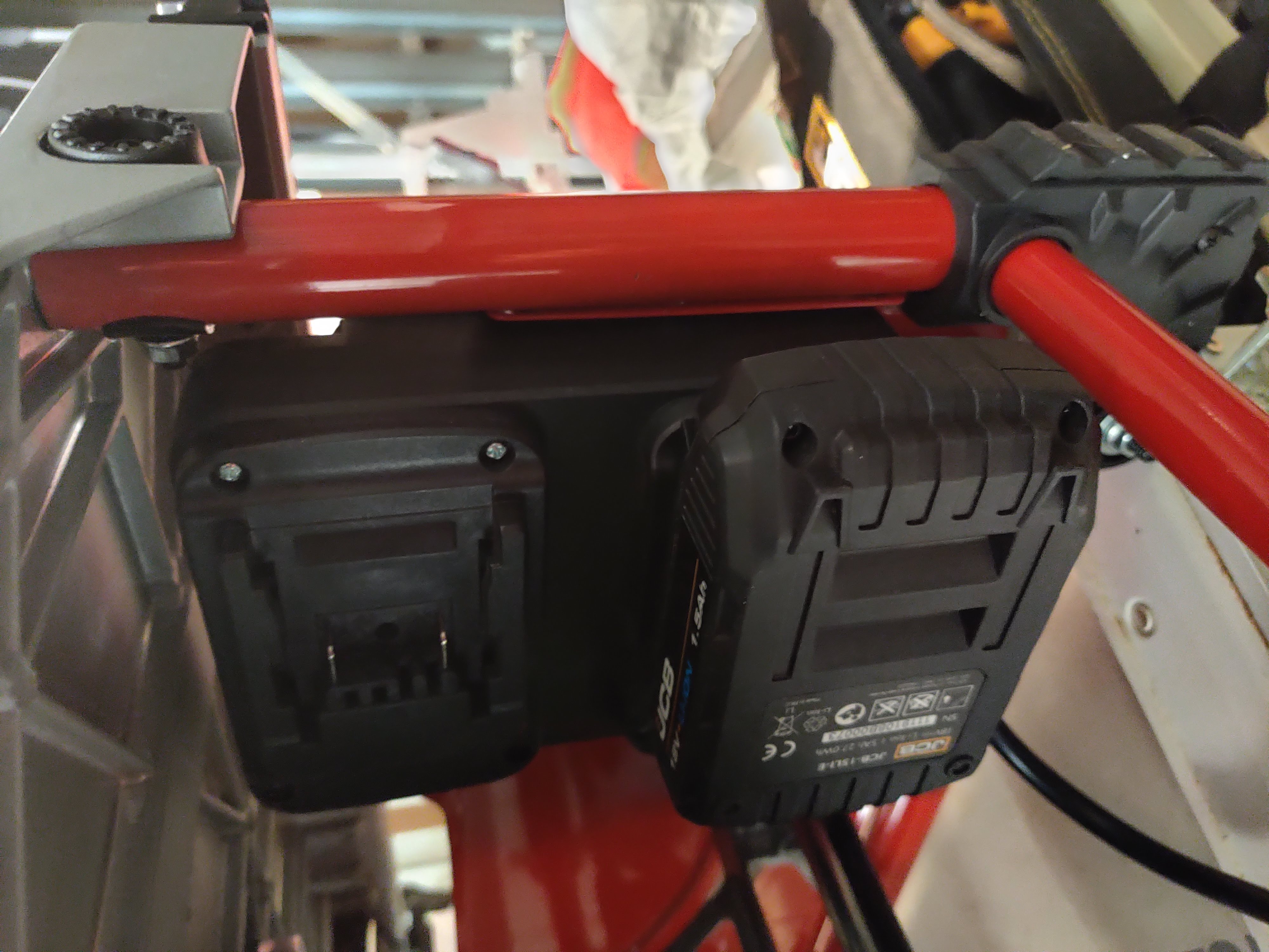 JCB/Scheppach battery to Einhell tool adapter by Aleksandr Rybnikov ...