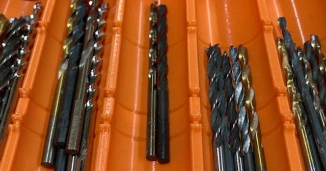 Modular Drill Bit Tray (Vase Mode) by middleagedspread | Download free ...