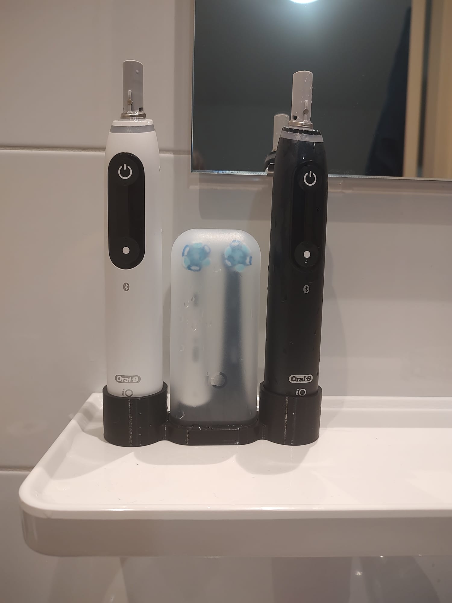 Dual Oral-B iO 8 holder by Constantin Manea | Download free STL model ...