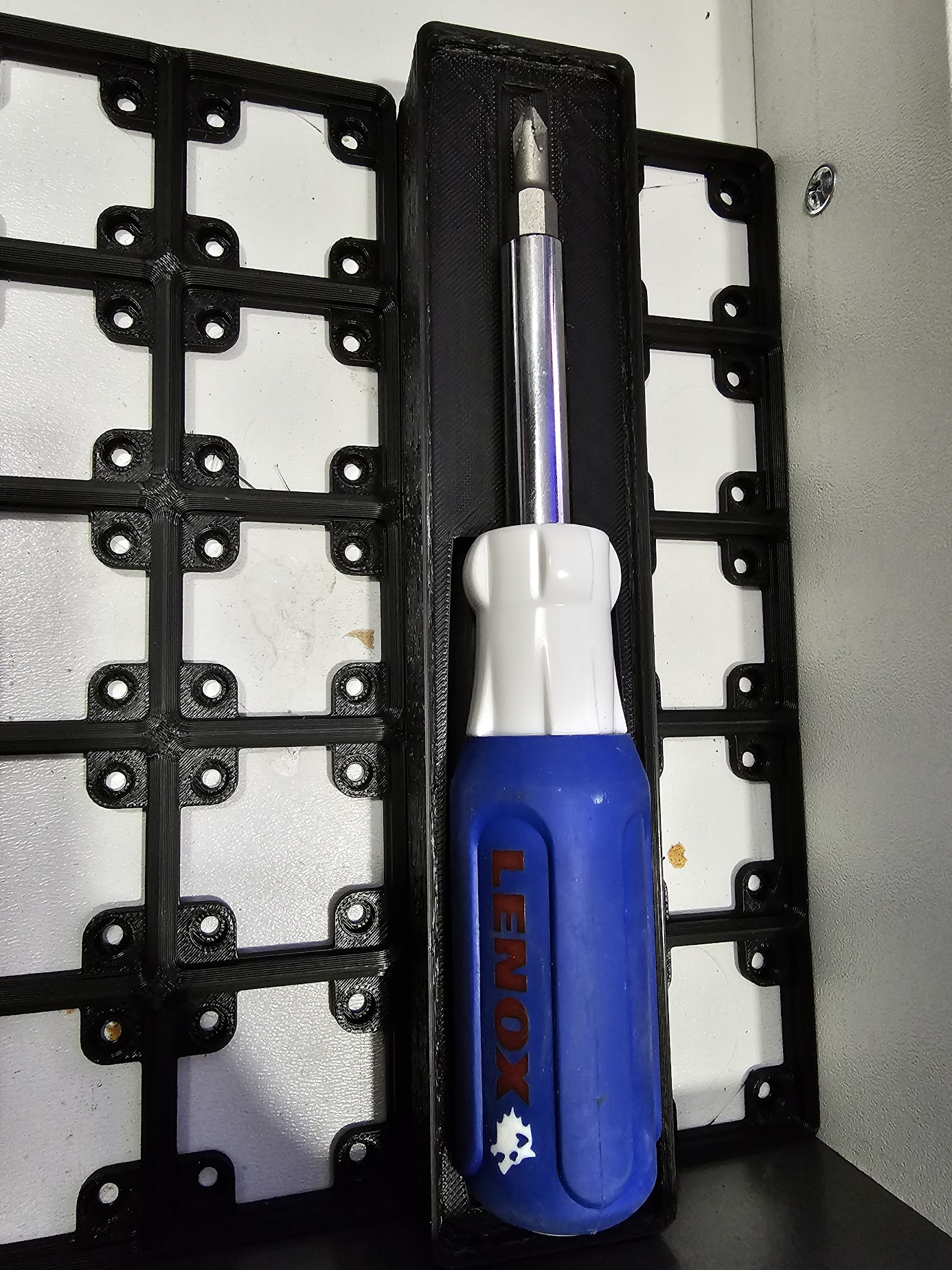 Gridfinity Lenox Multibit Screwdriver by ihateu3 | Download free STL ...