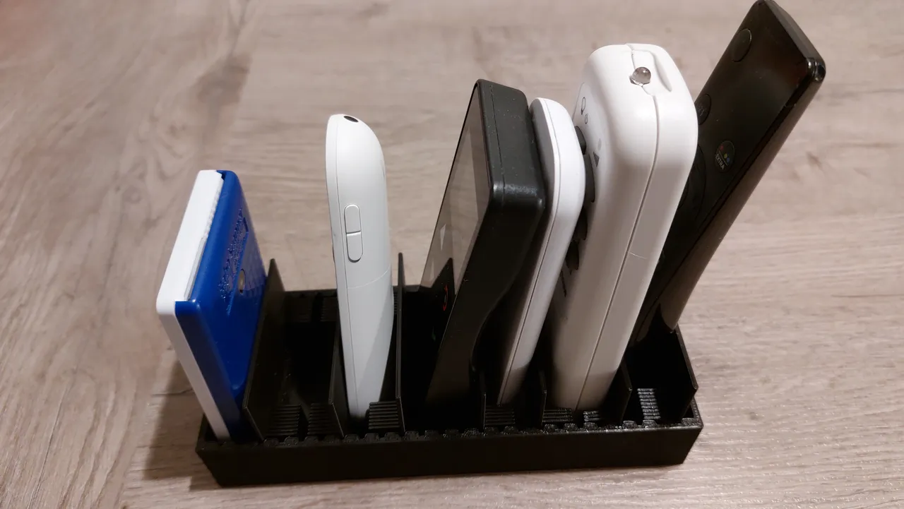 Adjustable remote control tray by Wilko | Download free STL model ...