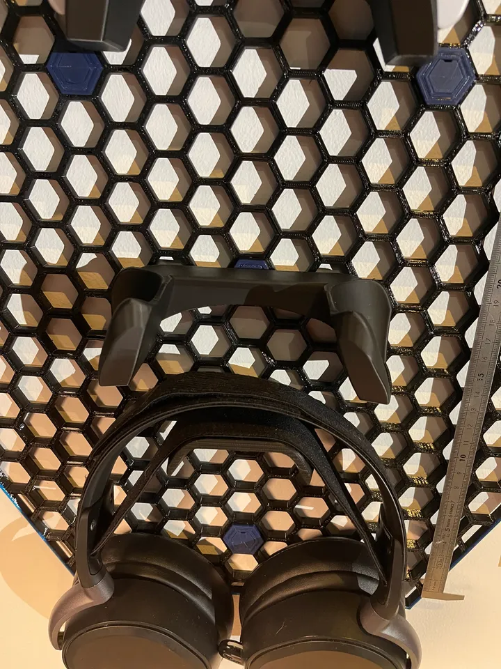 Dualsense Honeycomb Storage by BastR | Download free STL model ...