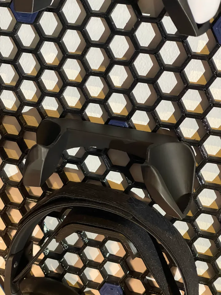 Dualsense Honeycomb Storage by BastR | Download free STL model ...
