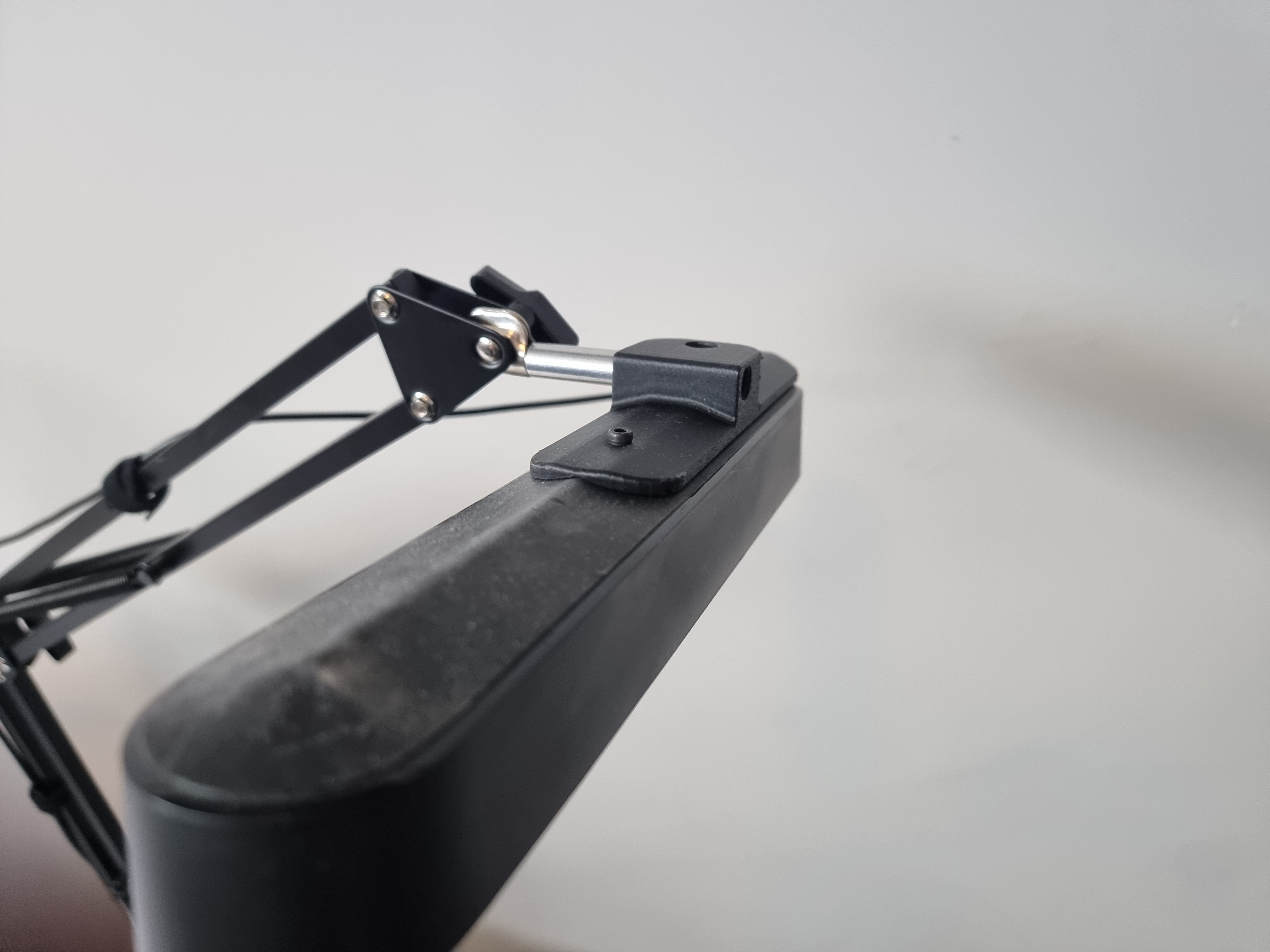 Hue Play Light Boom Arm Adapter by Unknownkwita | Download free STL ...