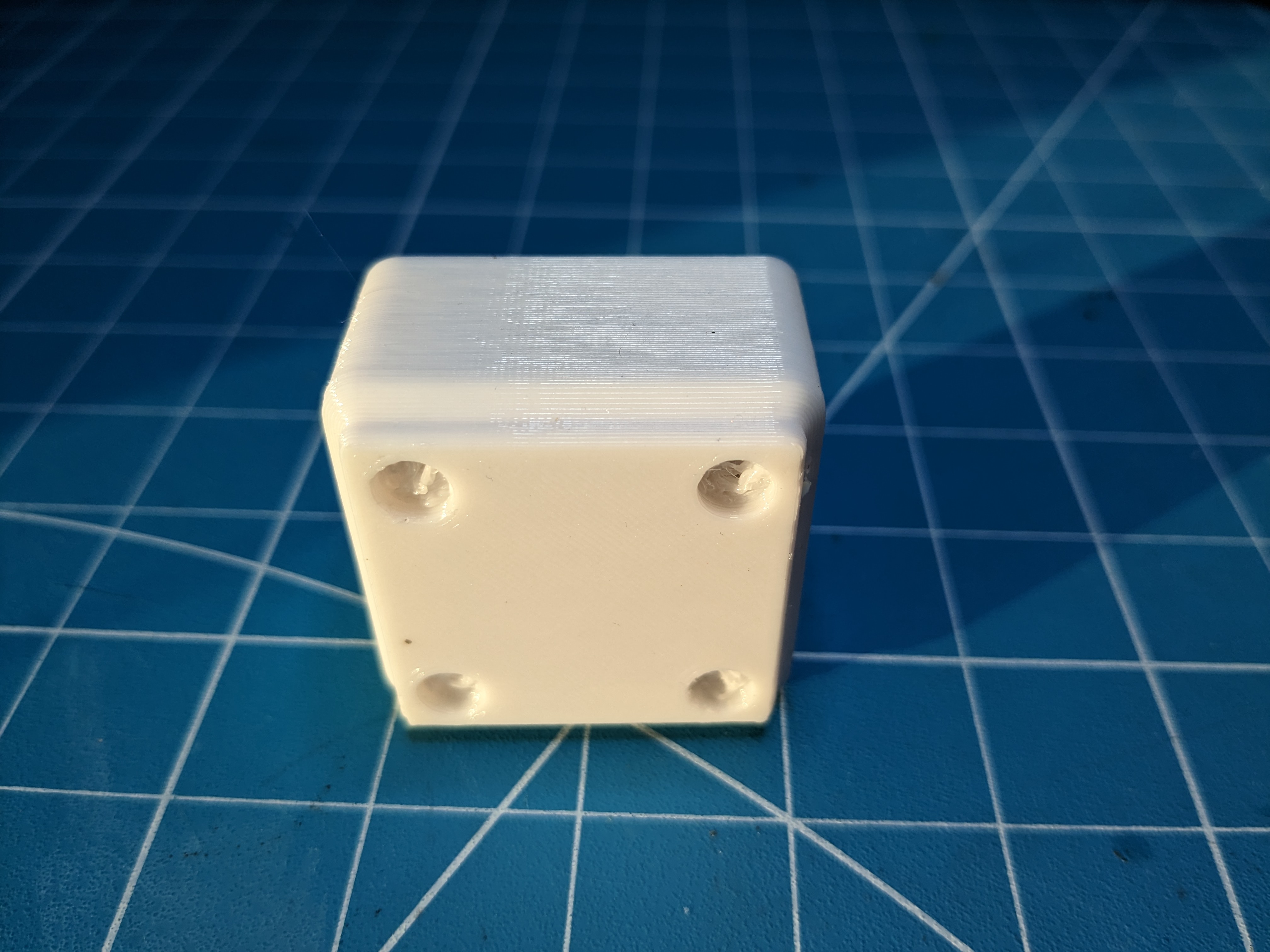 Optimized Gridfinity small button cell battery holder by 3DPrints4me | Download free STL model ...