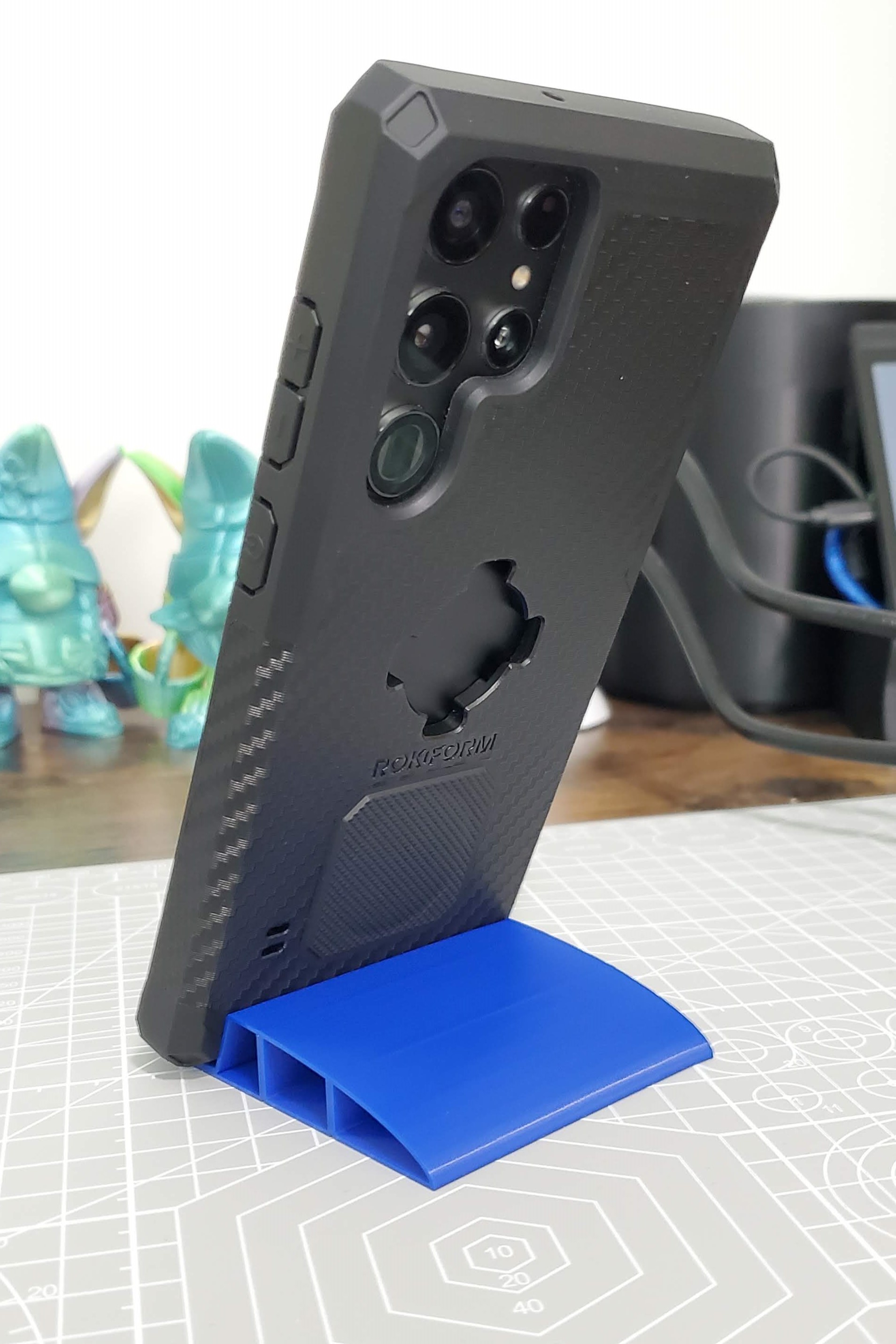 Phone Wedge Stand - 17 mm - Vase Mode by Tripod Tech | Download free ...