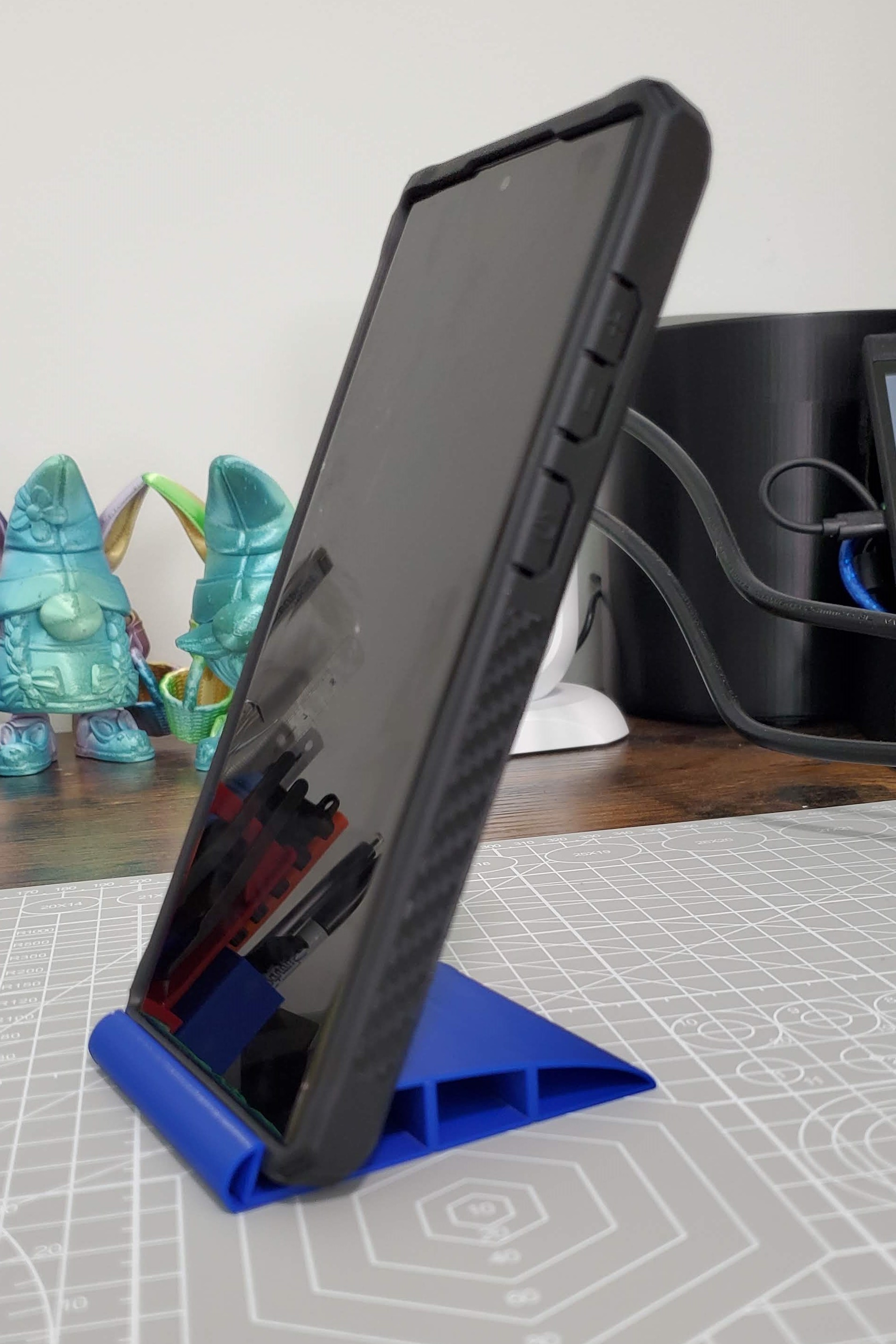 Phone Wedge Stand - 17 mm - Vase Mode by Tripod Tech | Download free ...