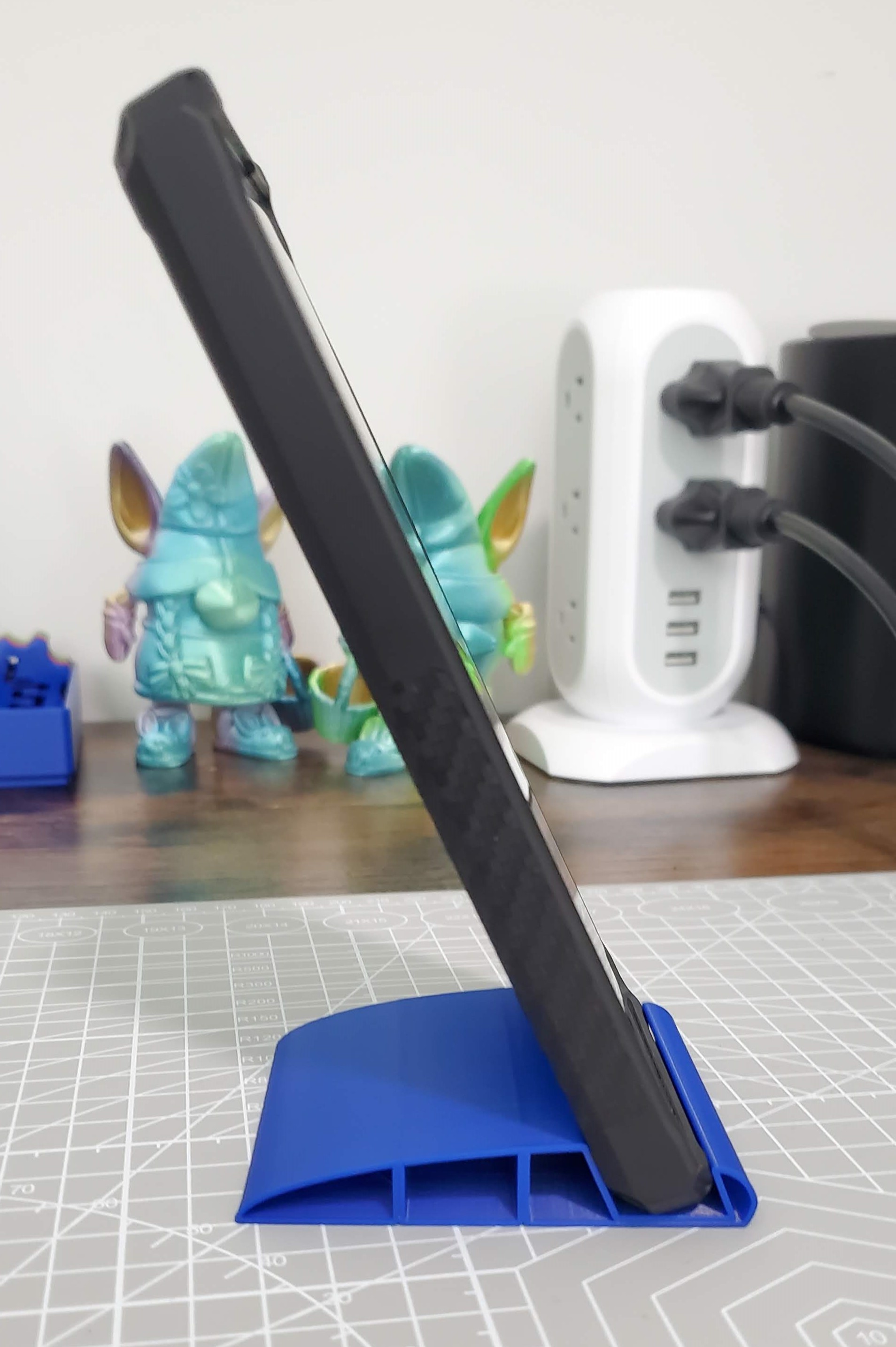 Phone Wedge Stand - 17 mm - Vase Mode by Tripod Tech | Download free ...