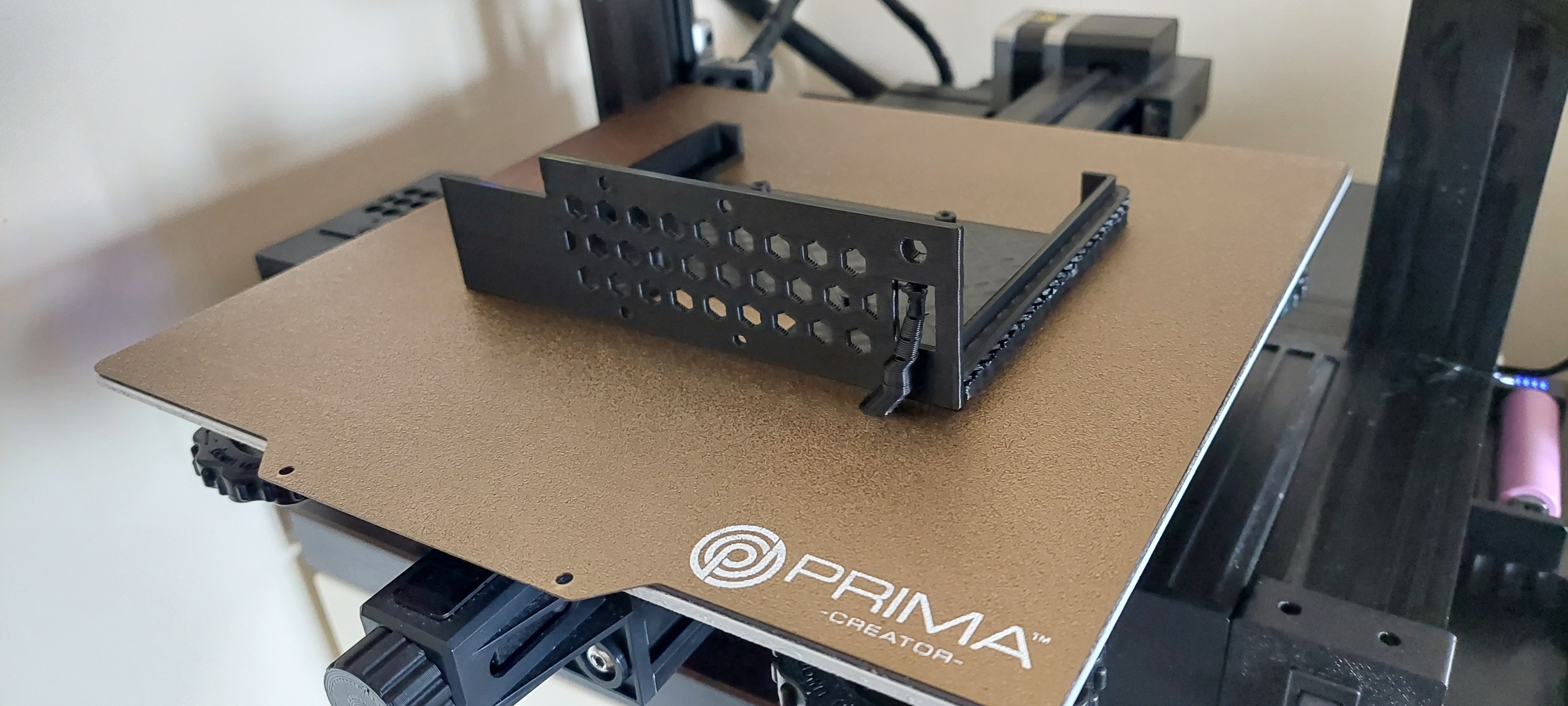Raspberry Pi 3 A+ Drawer for Ender 3 V2 by Crisraz | Download free STL ...