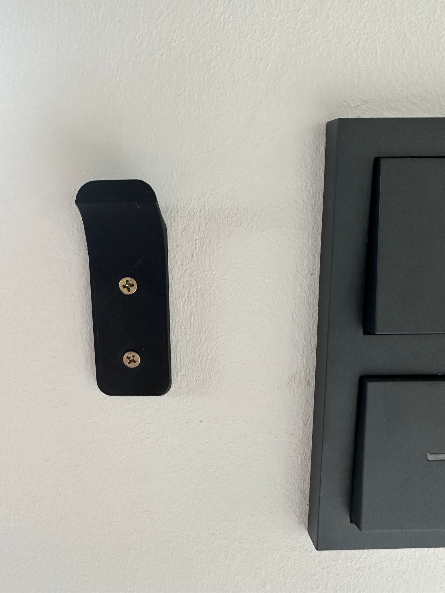 Somfy io Pure II Wallmount with mounting holes by Nuni | Download free ...