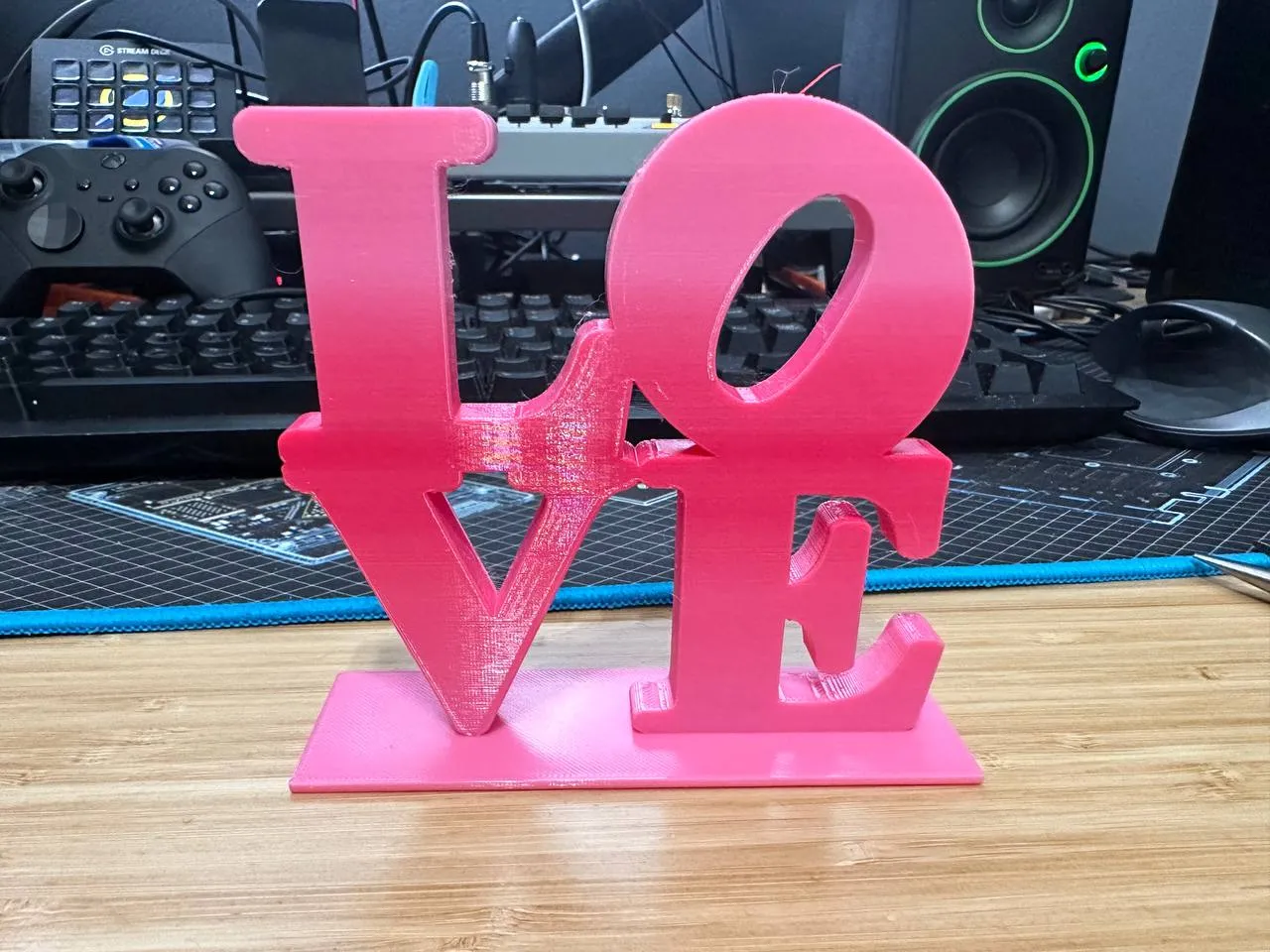 Standing Love Sign by rfarnell | Download free STL model | Printables.com