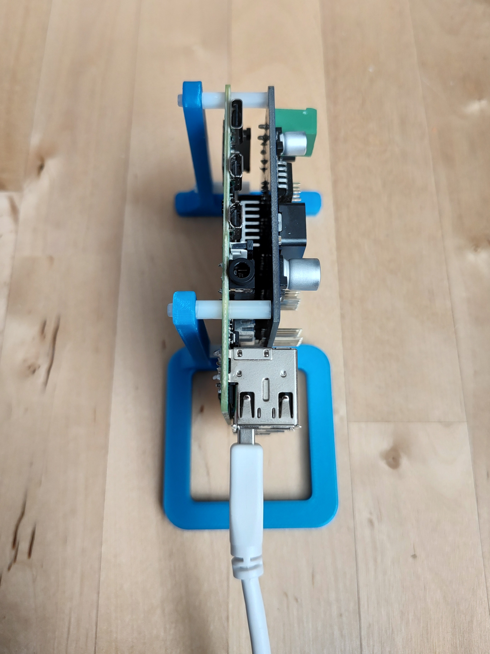 Raspberry Pi 4 vertical stand by wavexx | Download free STL model ...